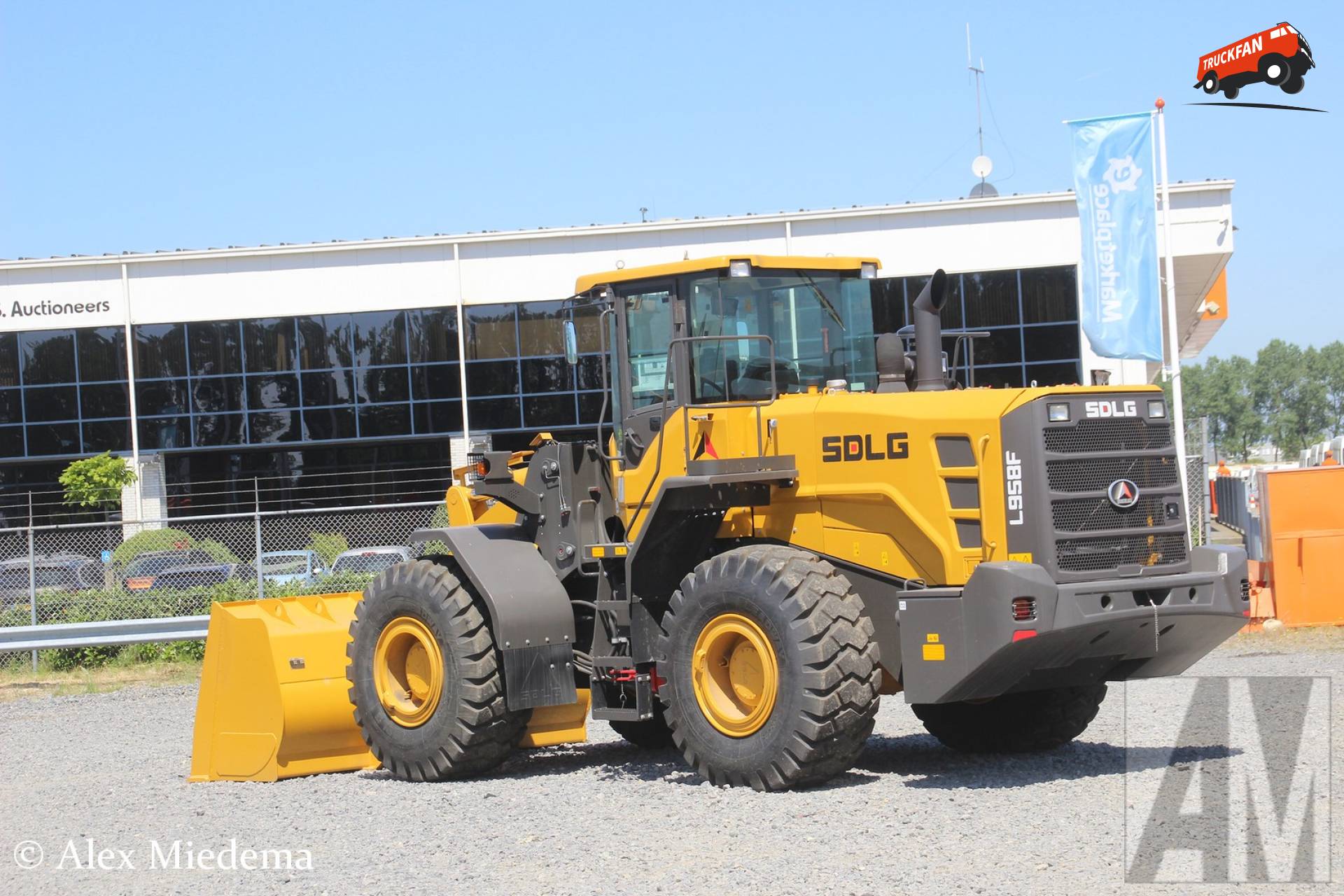 SDLG L958F fanclub - Specificaties, Foto's, Video's, Beoordelingen & Forum