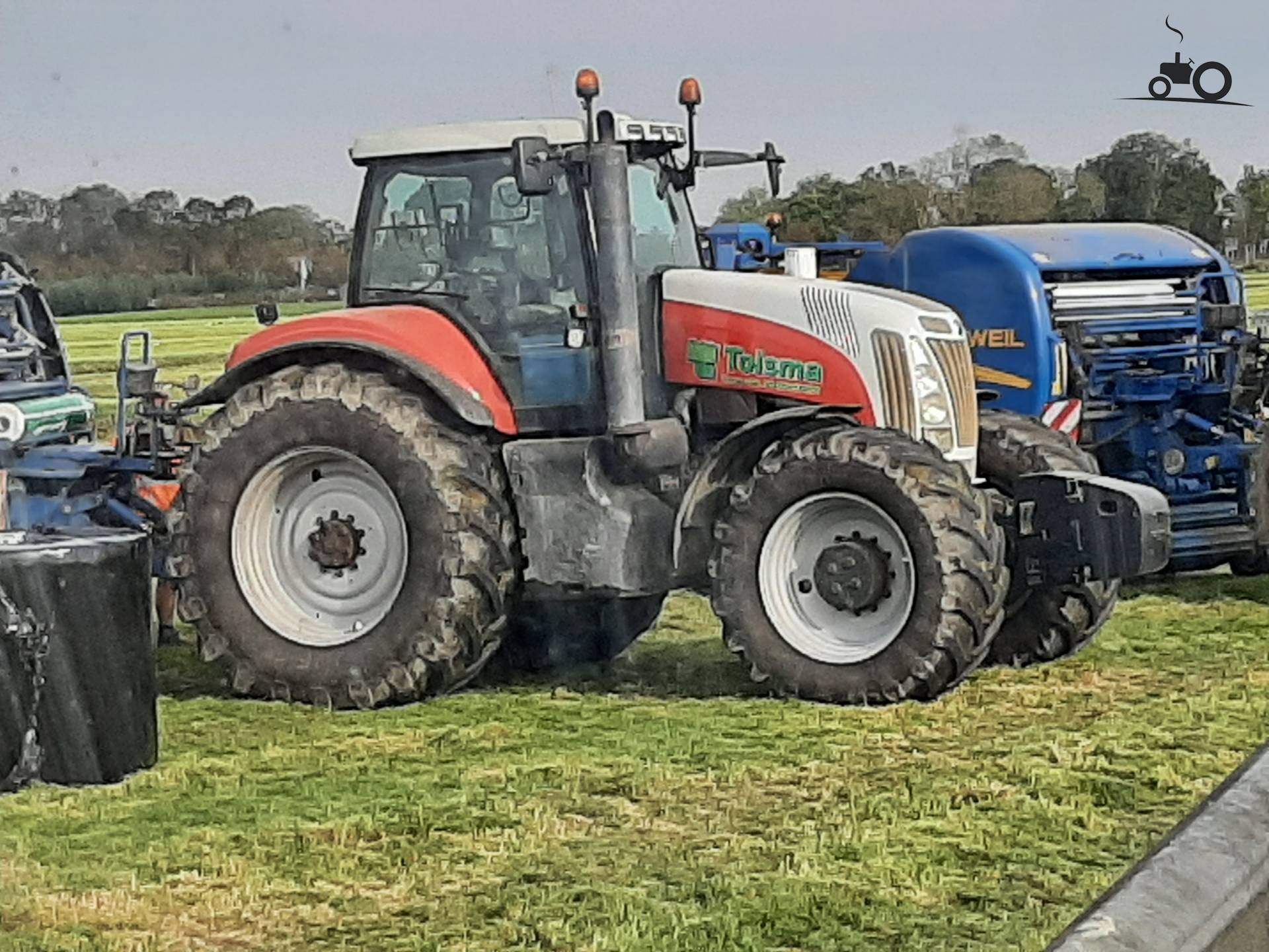 Foto New Holland T 8000 van Loonbedrijf Tolsma