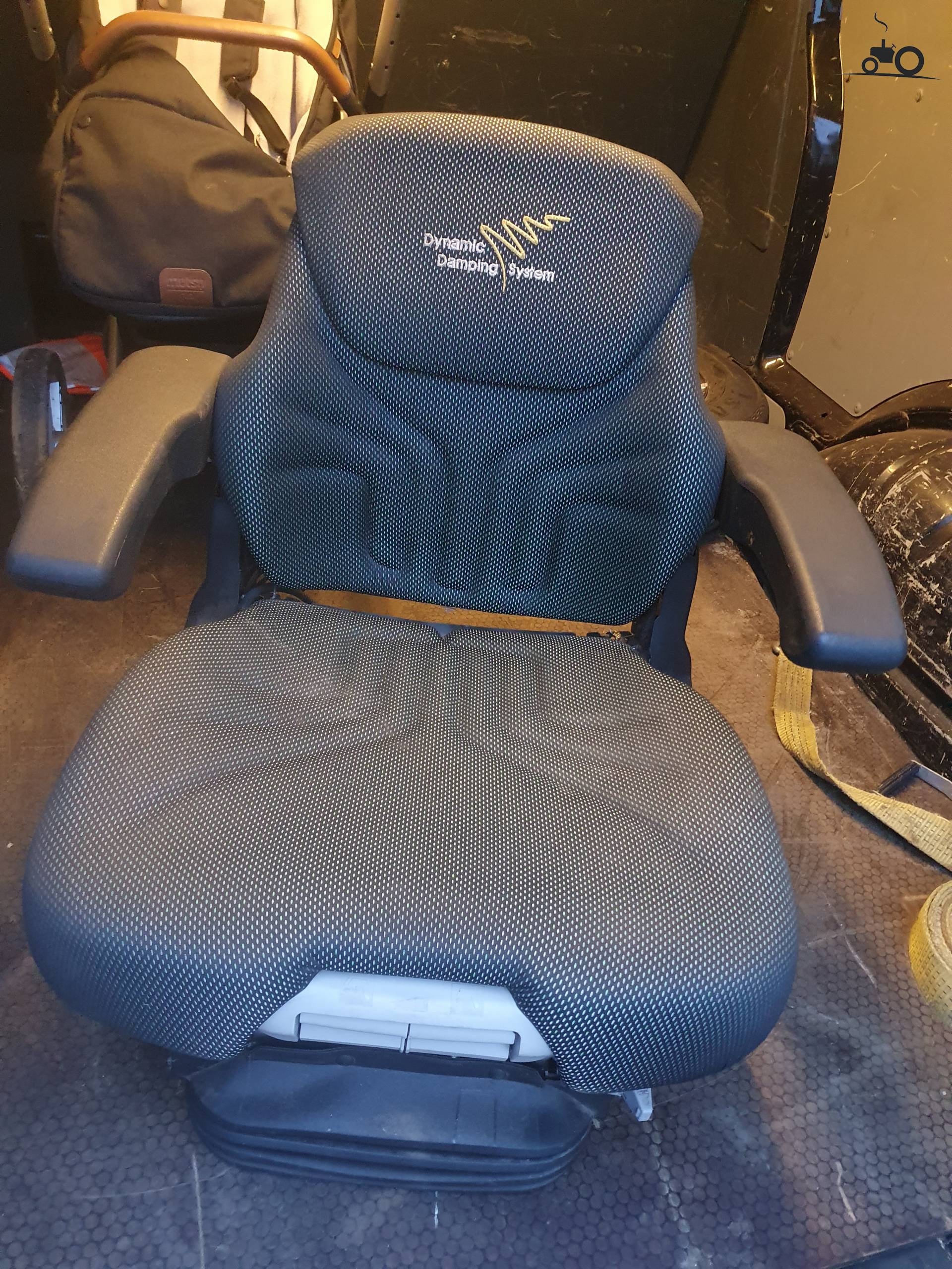 Onderdelen Stoel fanclub - Specs, Photos, Videos, Reviews & Forum