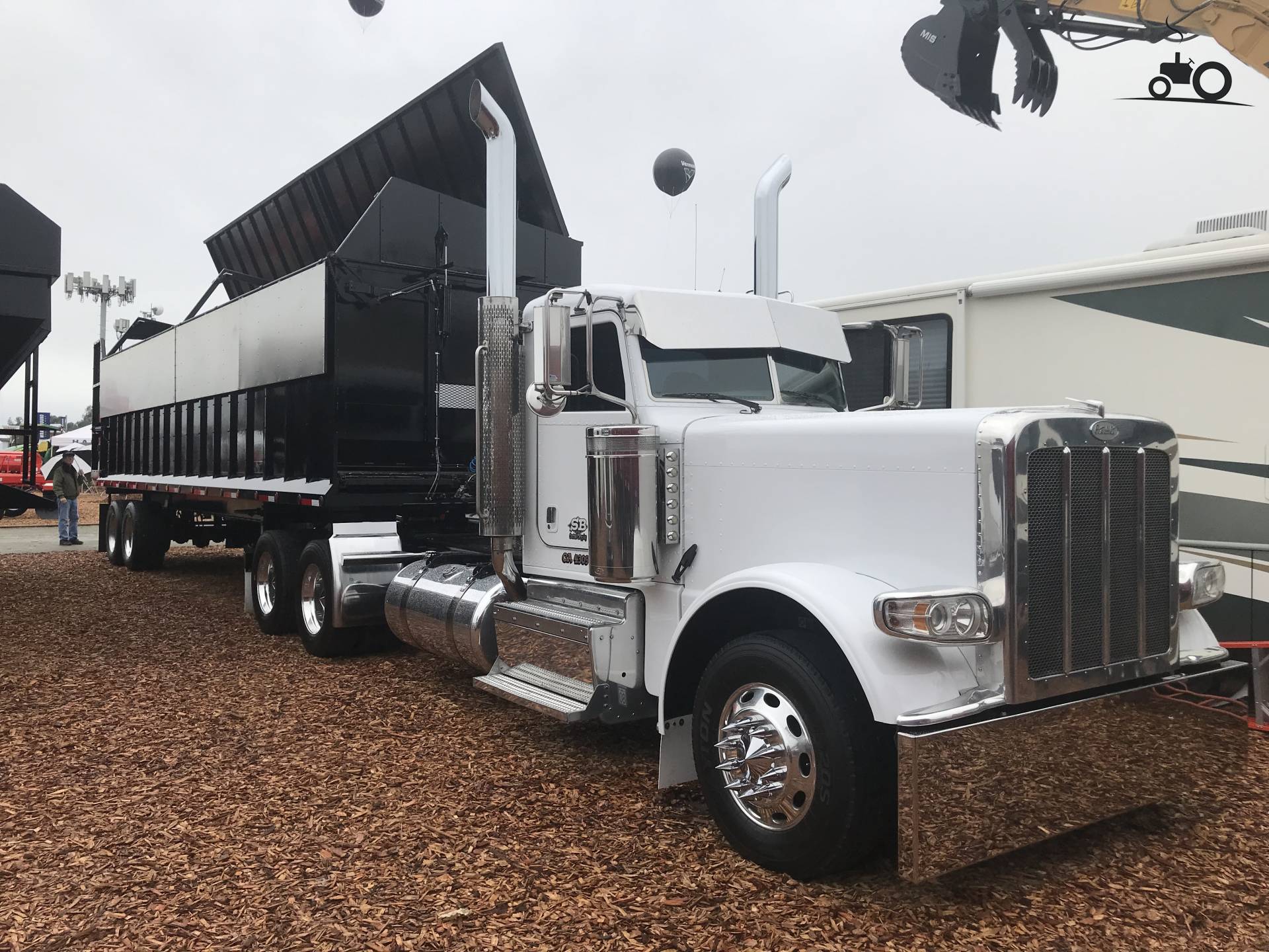 Peterbilt 379