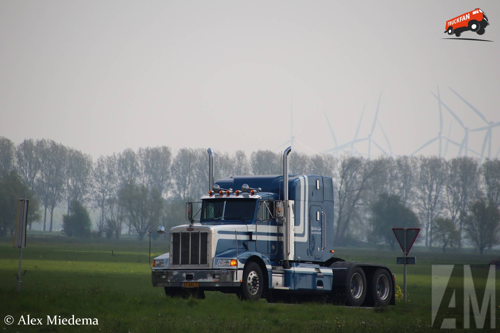 Foto Peterbilt 377 van Multi Go