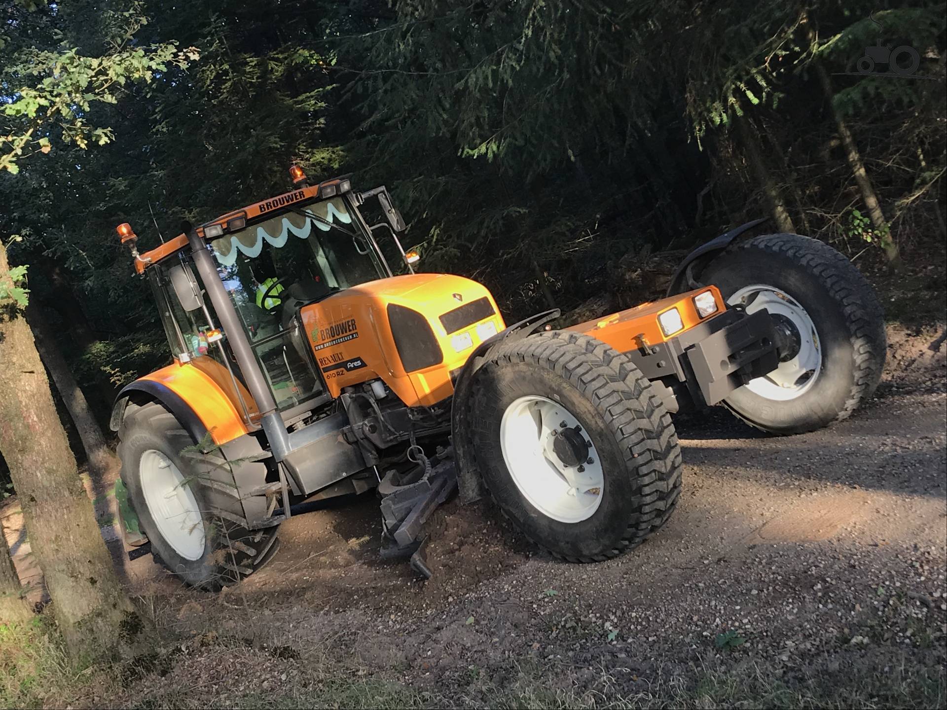 Foto Renault Ares 610 RZ #1267196