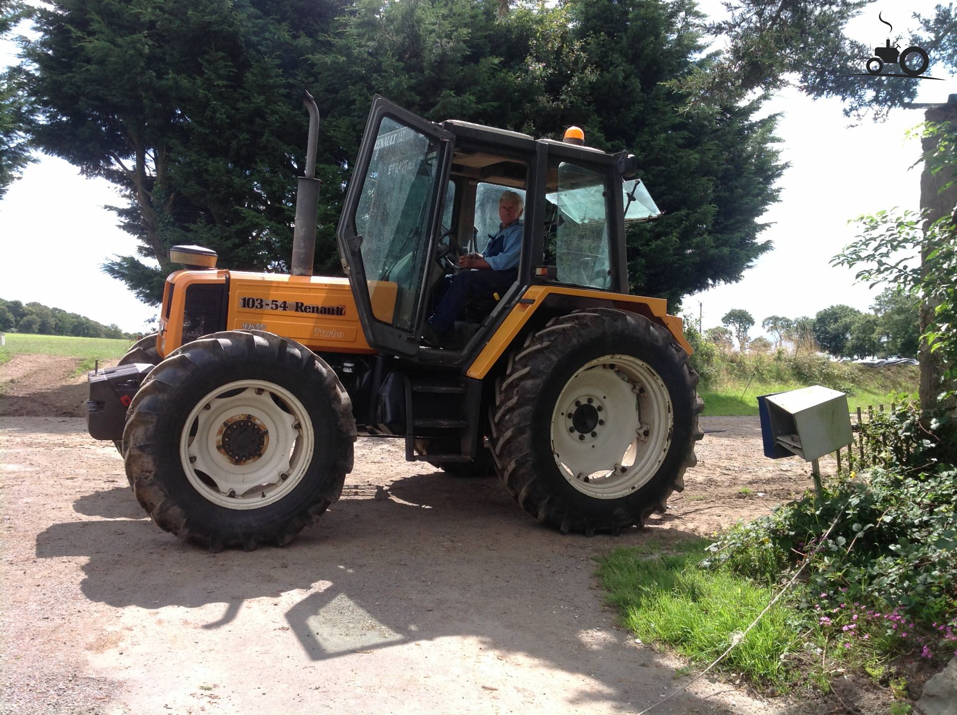 Renault 103.54 - United Kingdom - Tractor picture #1425233