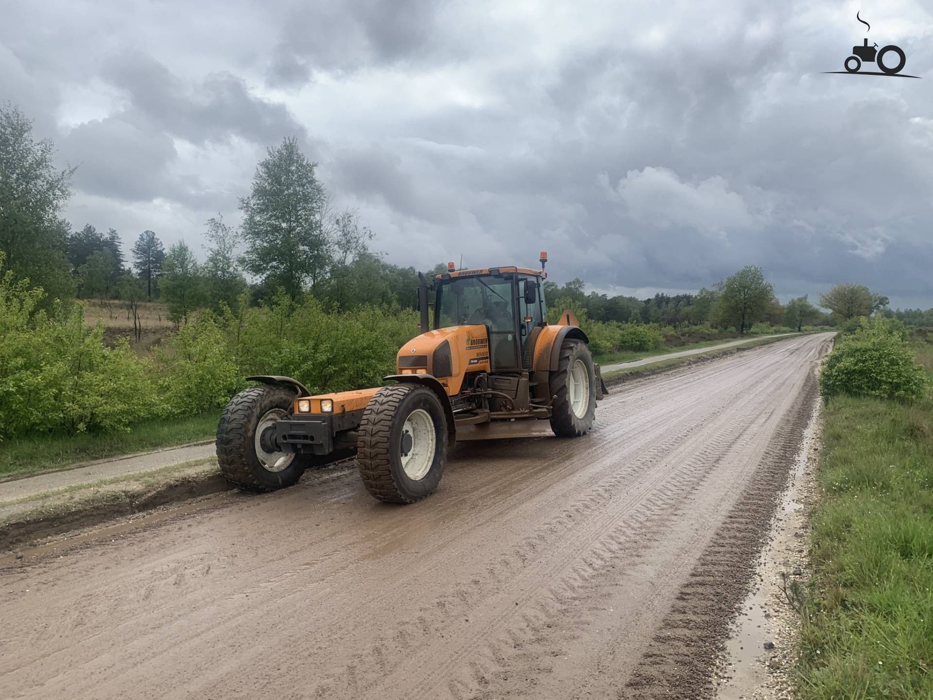 Foto Renault Ares 610 RZ #1445212