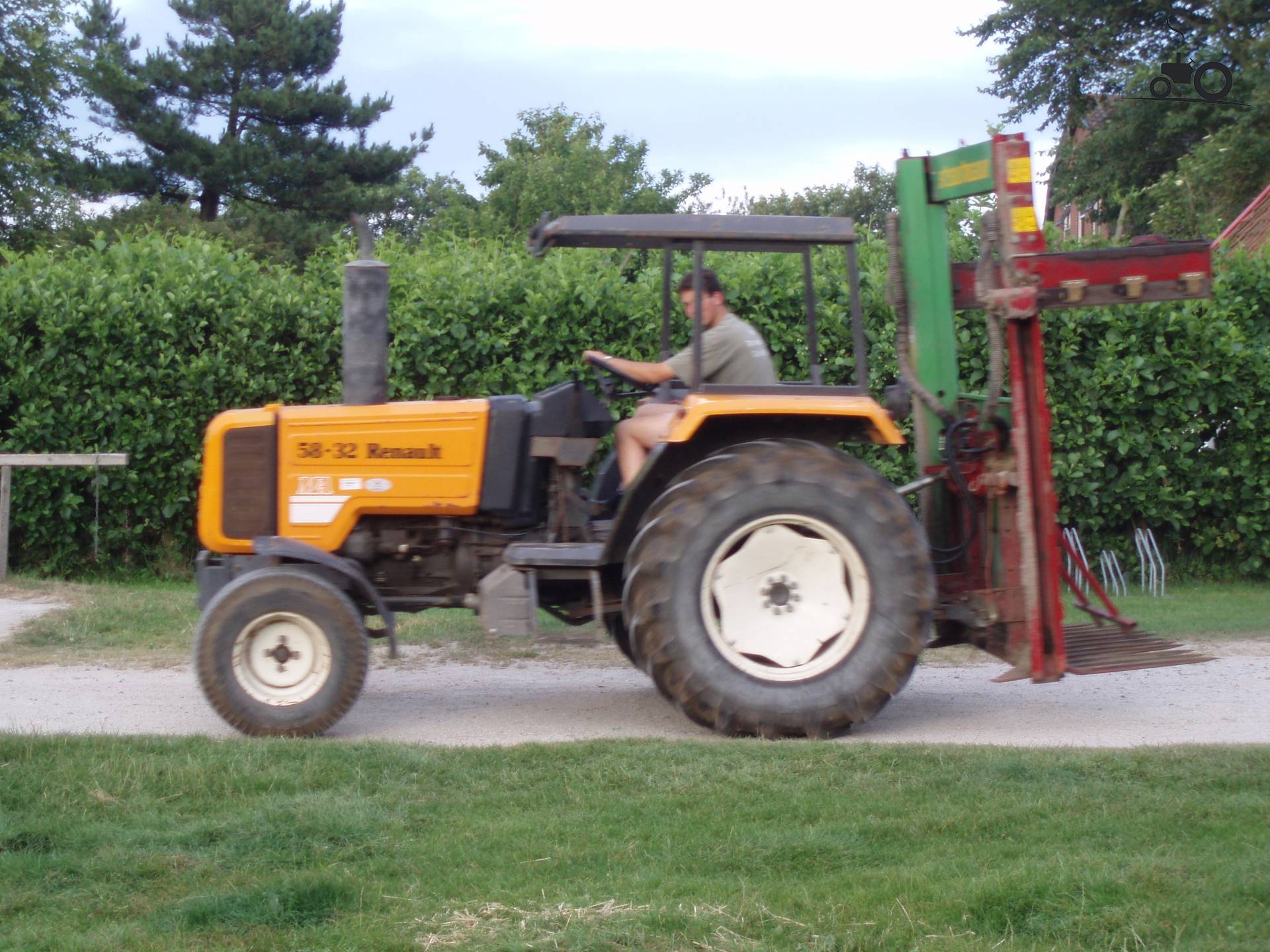 Foto Renault 58-32 #63534