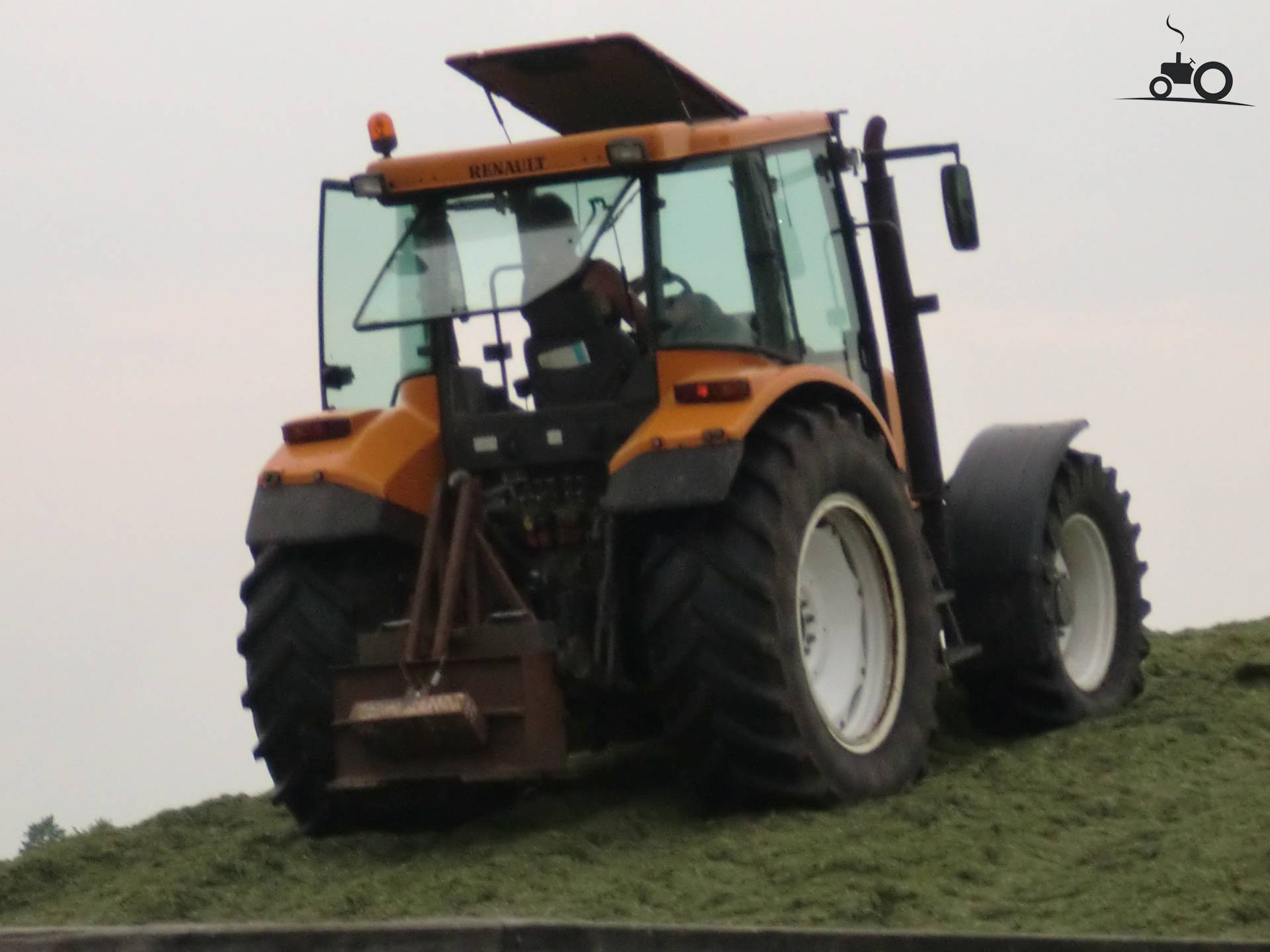 Foto Renault Ares 550 RZ van Mts. Knobbe