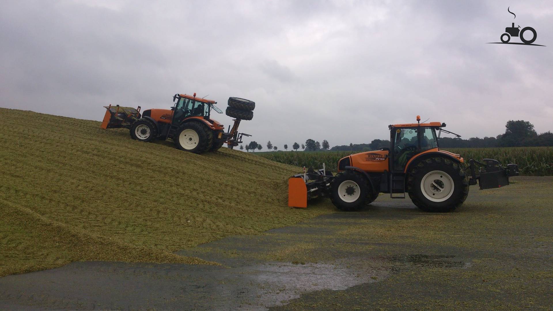 Foto Renault Ares 826 RZ #822108