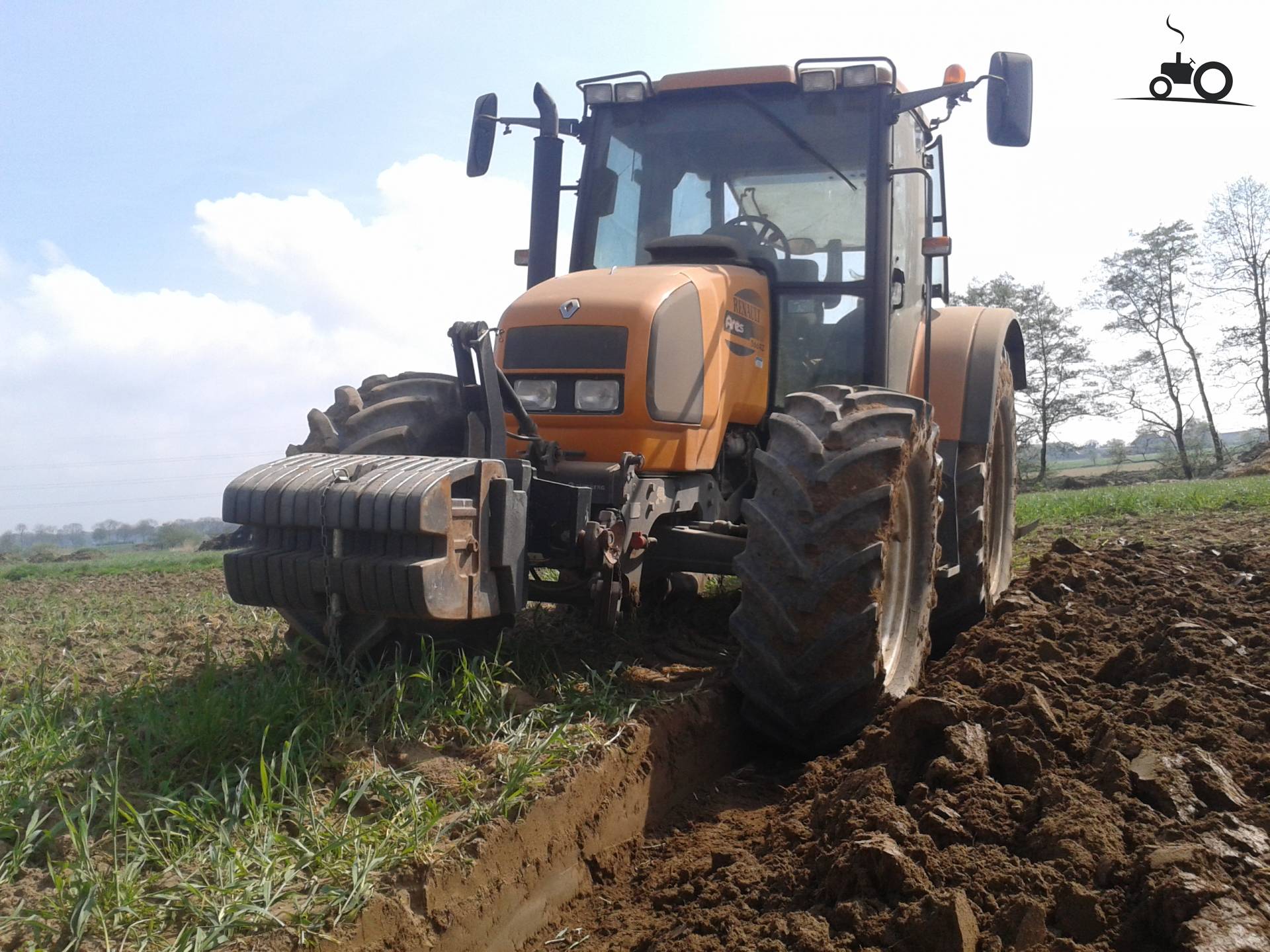 Foto Renault Ares 566 RZ #838893