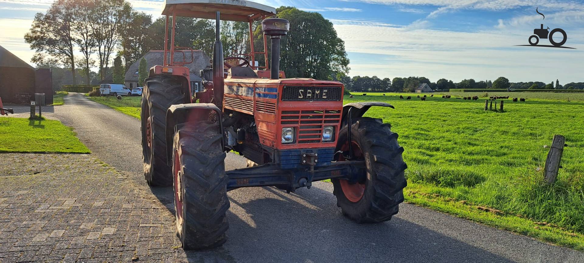 de gril en de voor spatborden gemonteerd