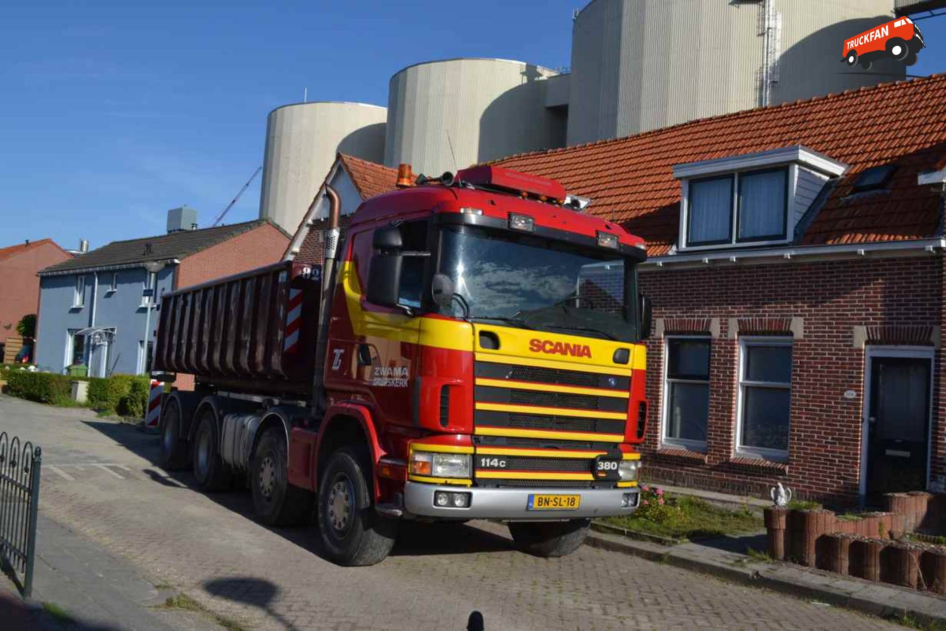 Foto Scania 114 van Zwama Transport Bedrijf Grijpskerk