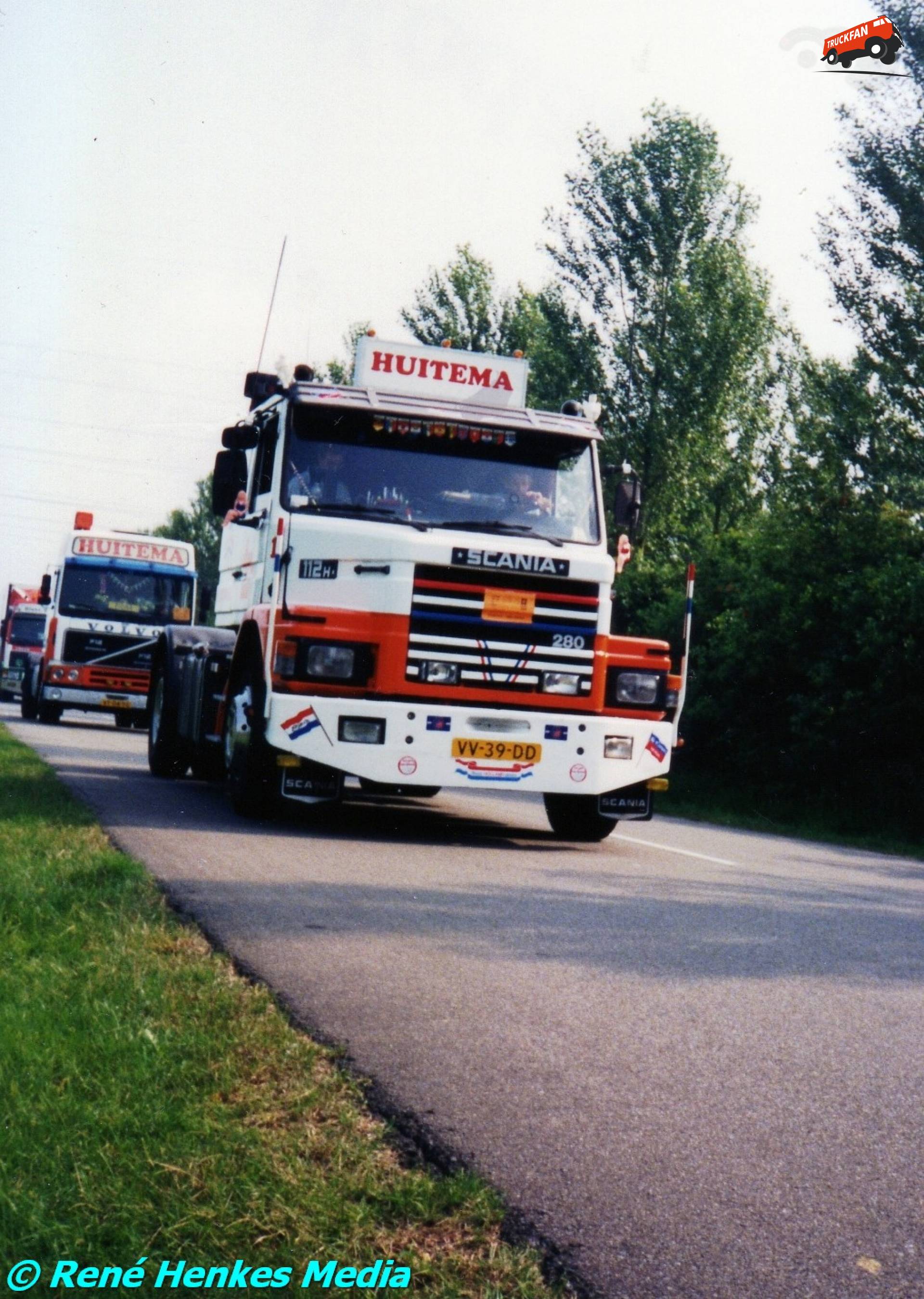 Foto Scania T112 van G. Huitema Transport