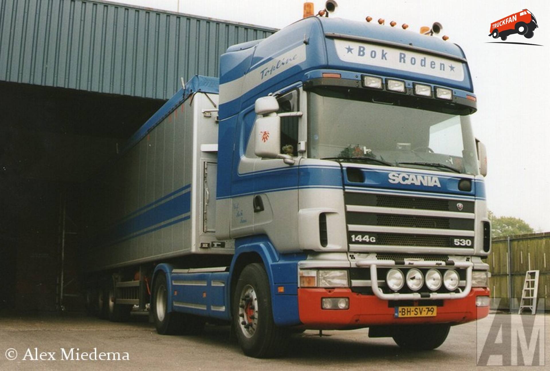 Foto Scania 144 van SK & Bok Transporten BV