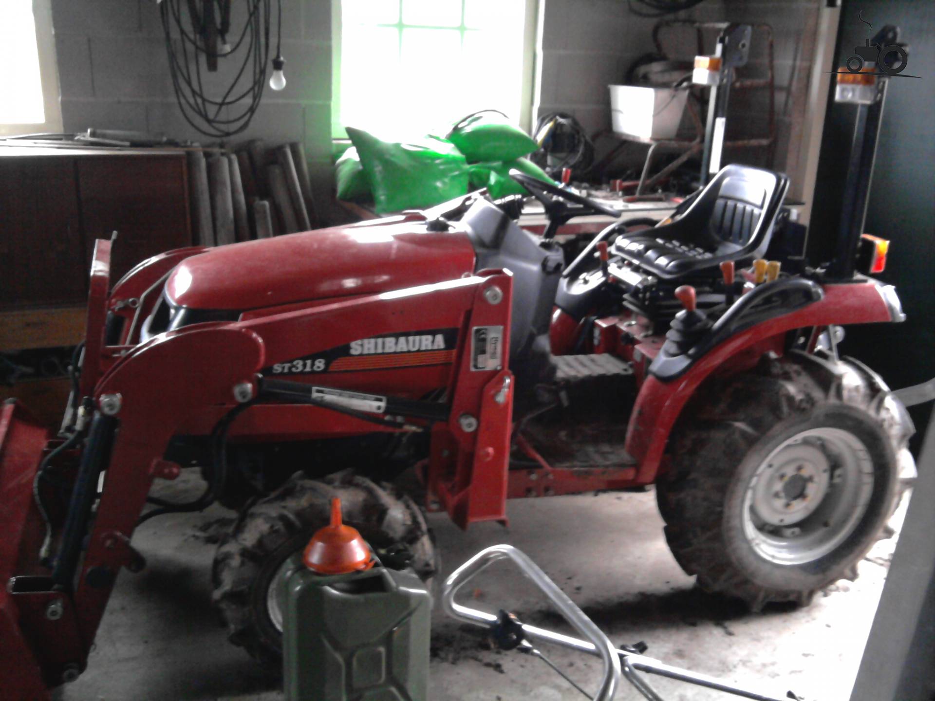 Shibaura ST318 - Specifications