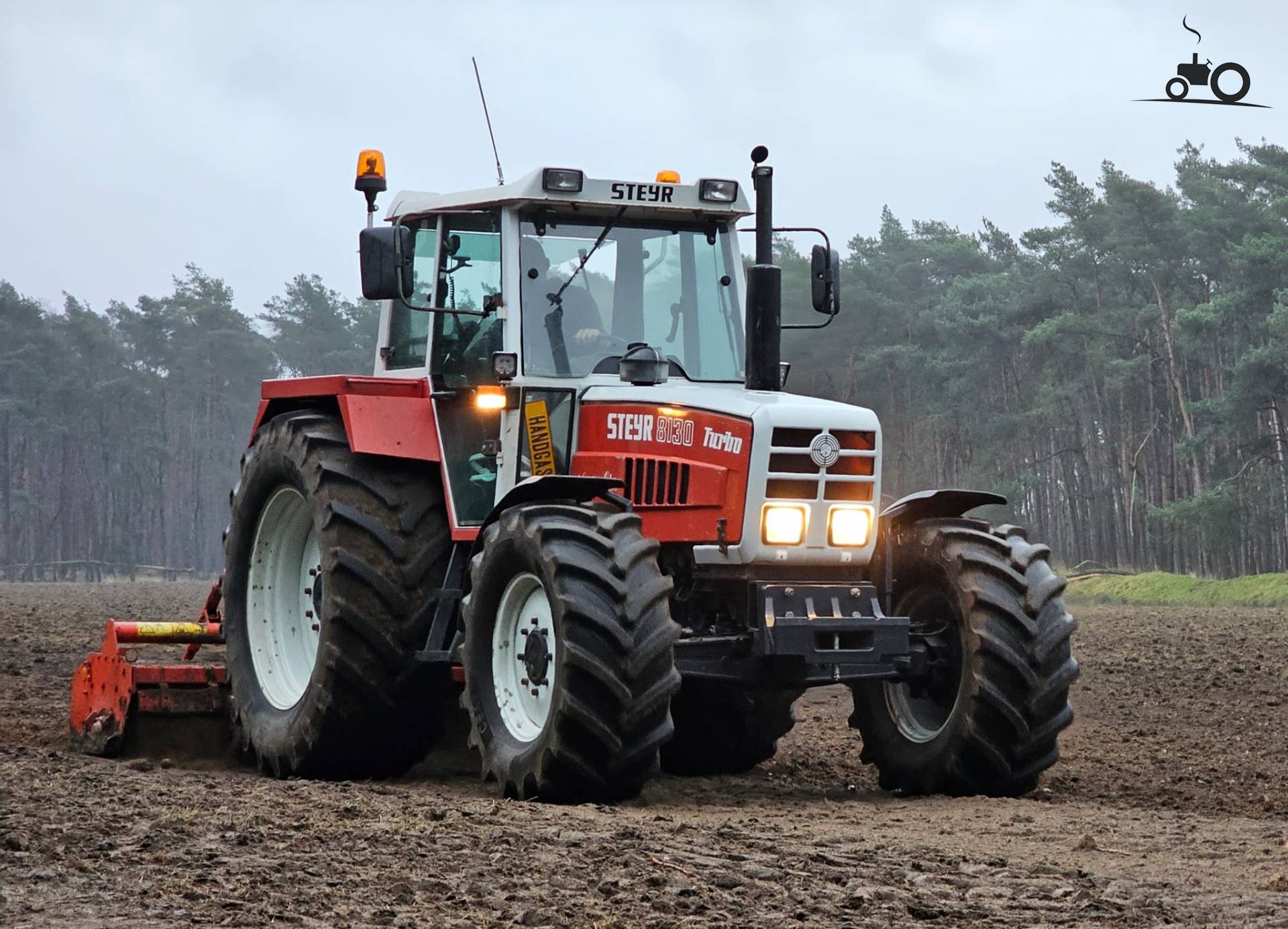 Steyr 8130 sk2 met kuhn frees
