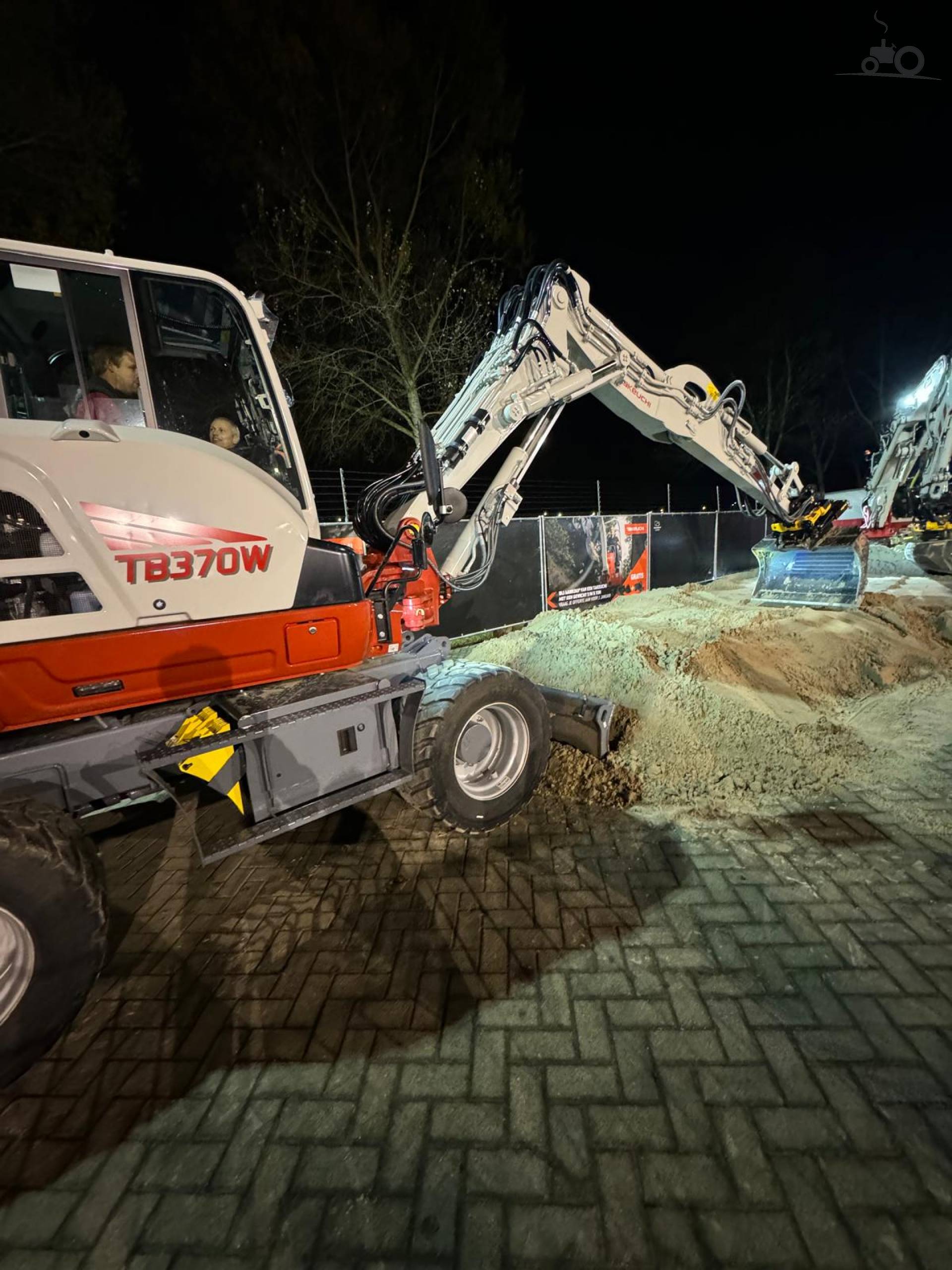 Takeuchi TB 370w