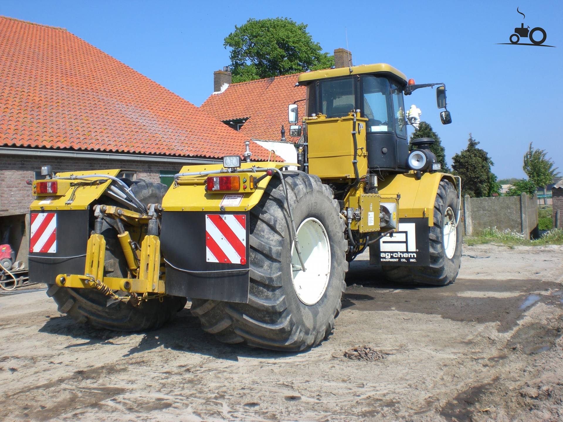 Foto Terra Gator 2104 #359251