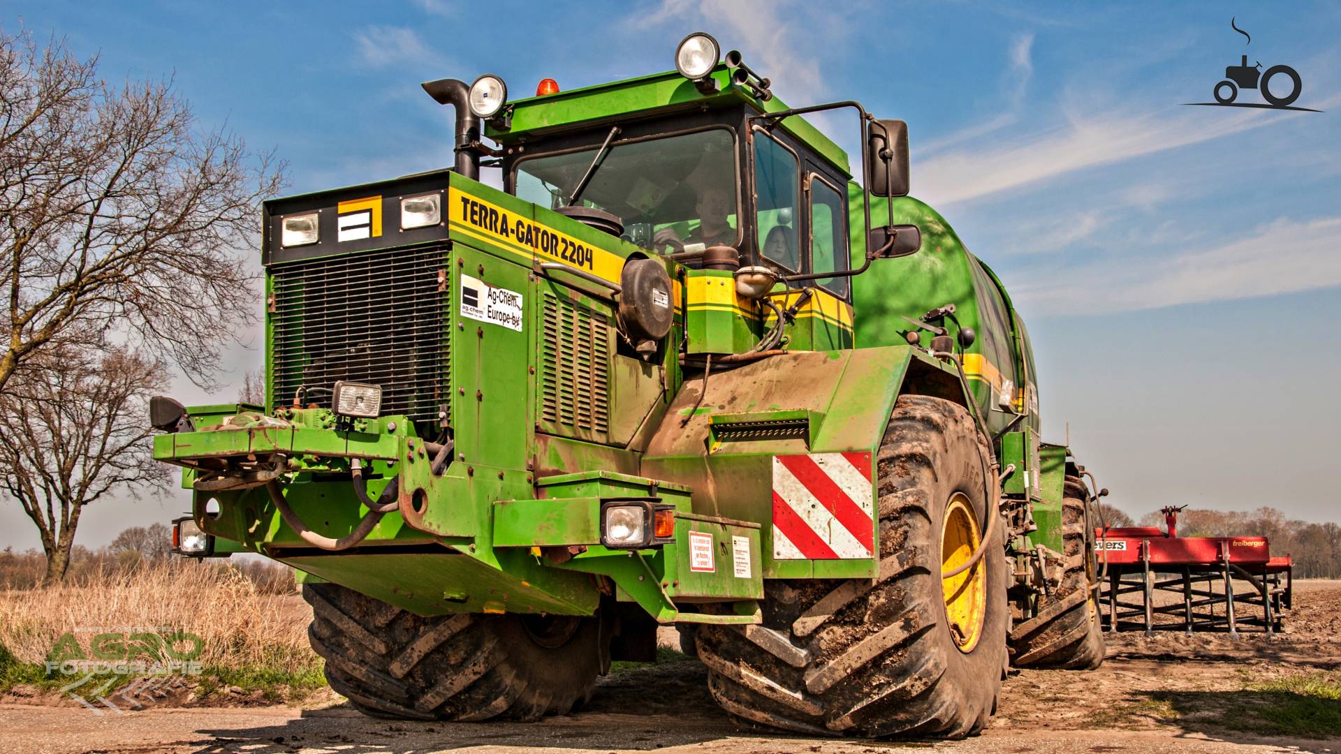 Terra Gator 2204 - United Kingdom - Tractor picture #835328