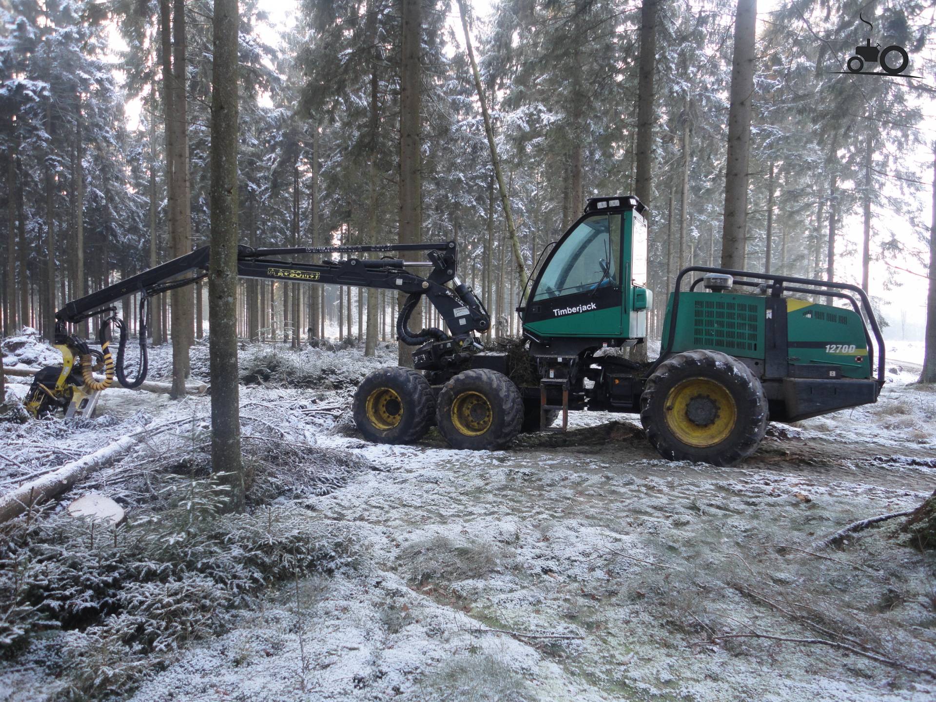 Timberjack 1270D Harvester - United Kingdom - Tractor picture #429244