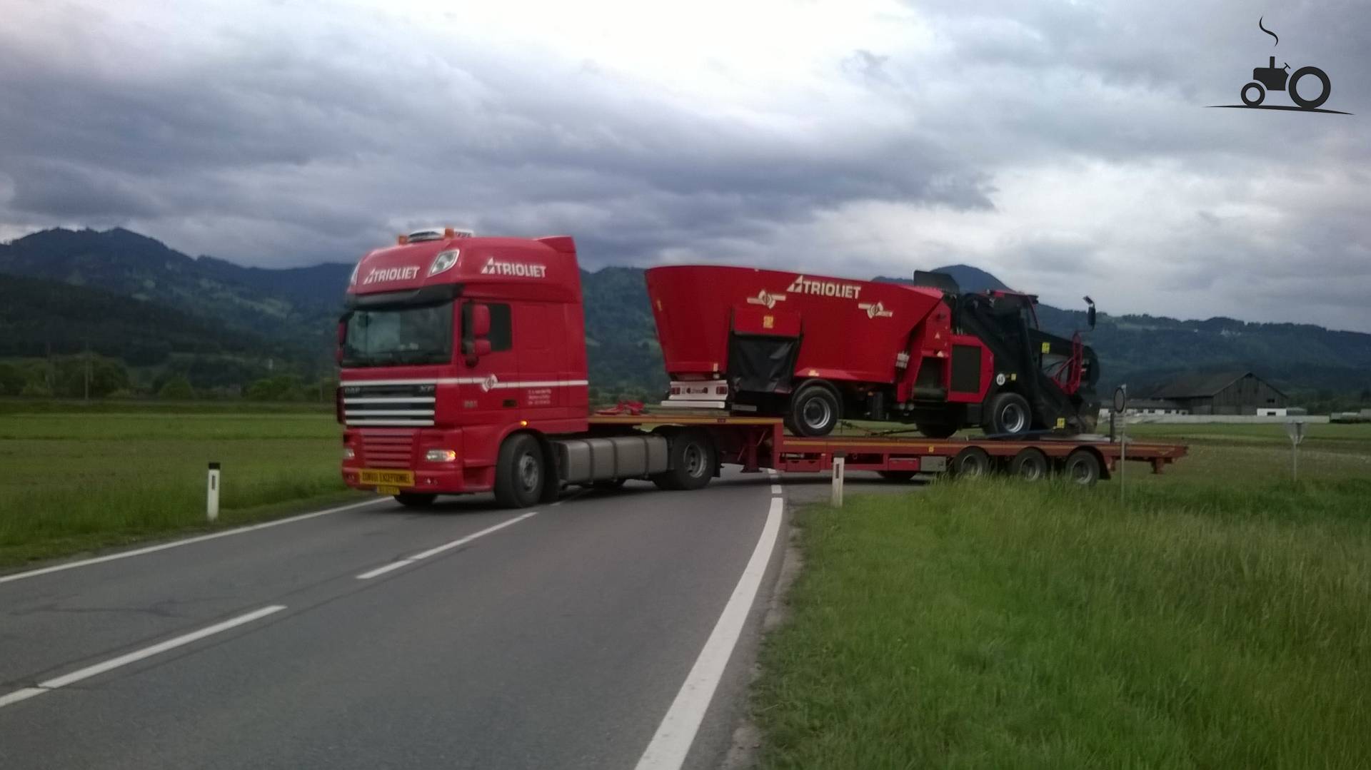 "montferland op de achtergrond ?" — Jehan