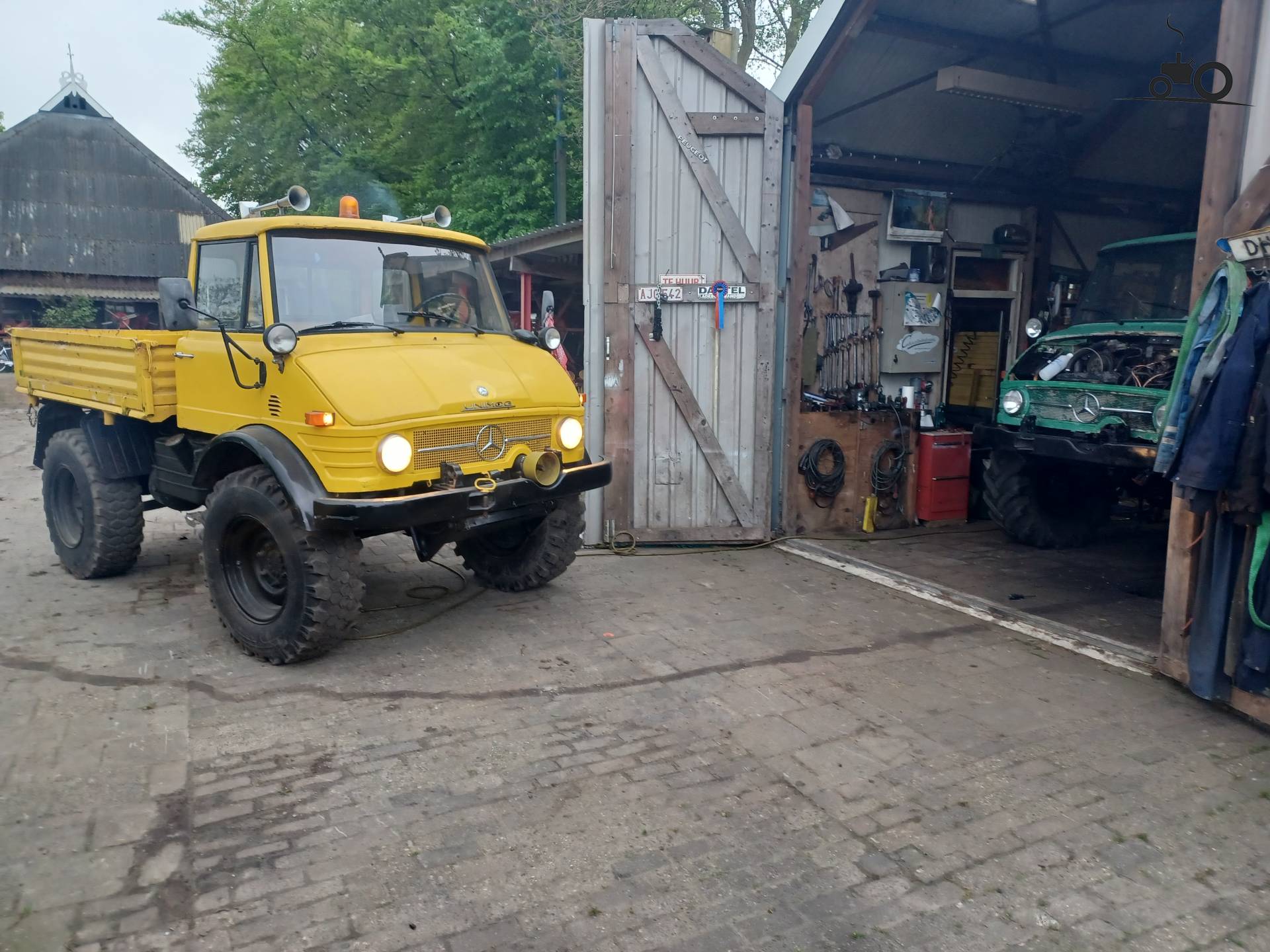 2x unimog 406