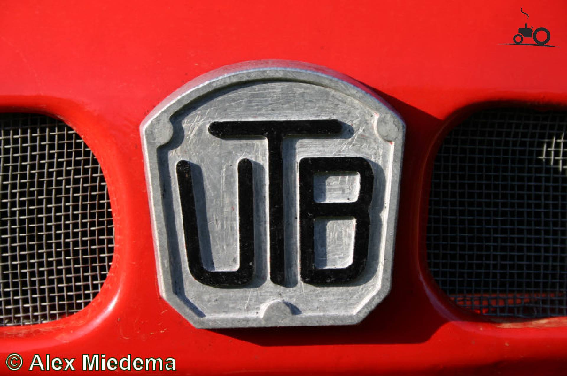Foto UTB Logo #821814