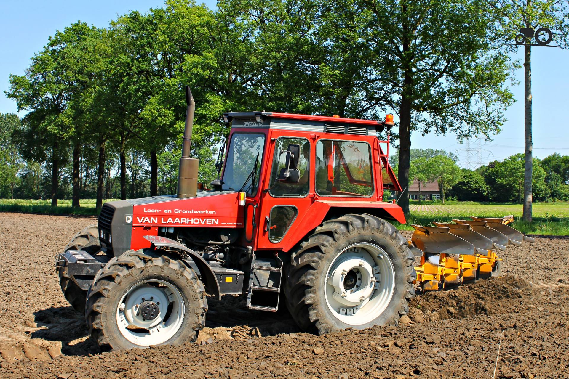 Loonbedrijf Van Laarhoven