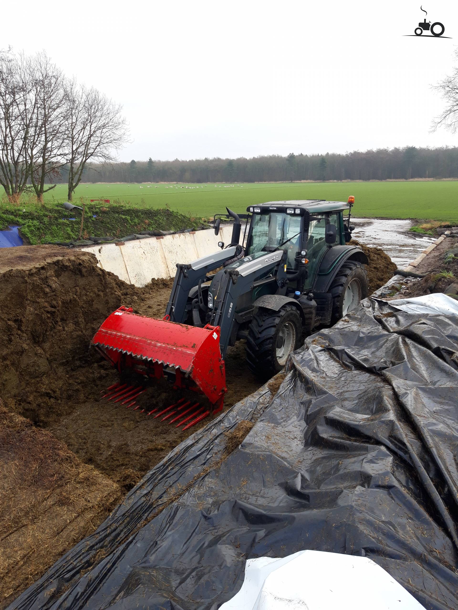 Foto Valtra N143 #1330437