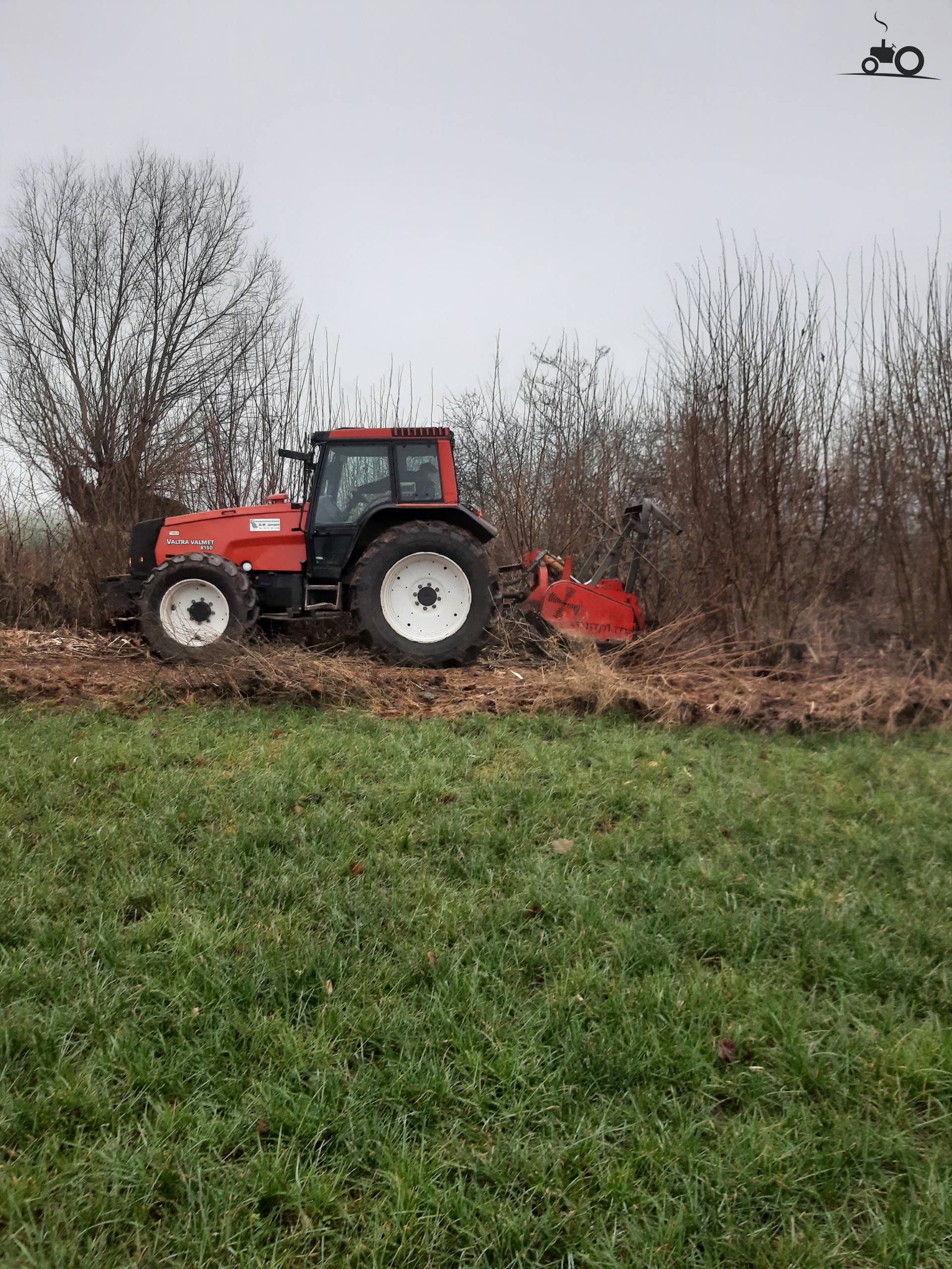 Foto Valtra 8150 #1452923