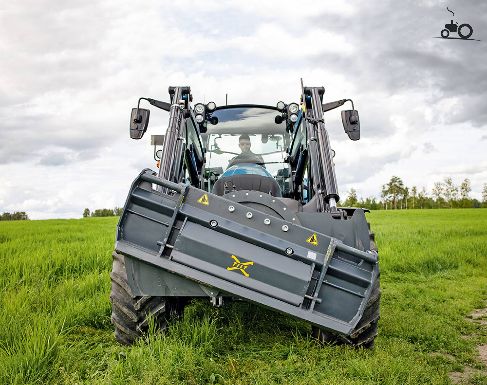 Foto Valtra G135 van Agri Trader