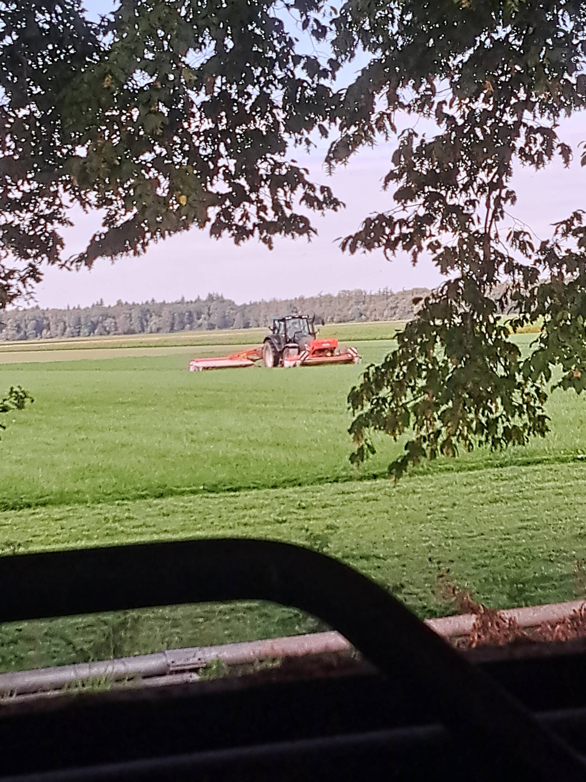 Foto Valtra N143 #1539088