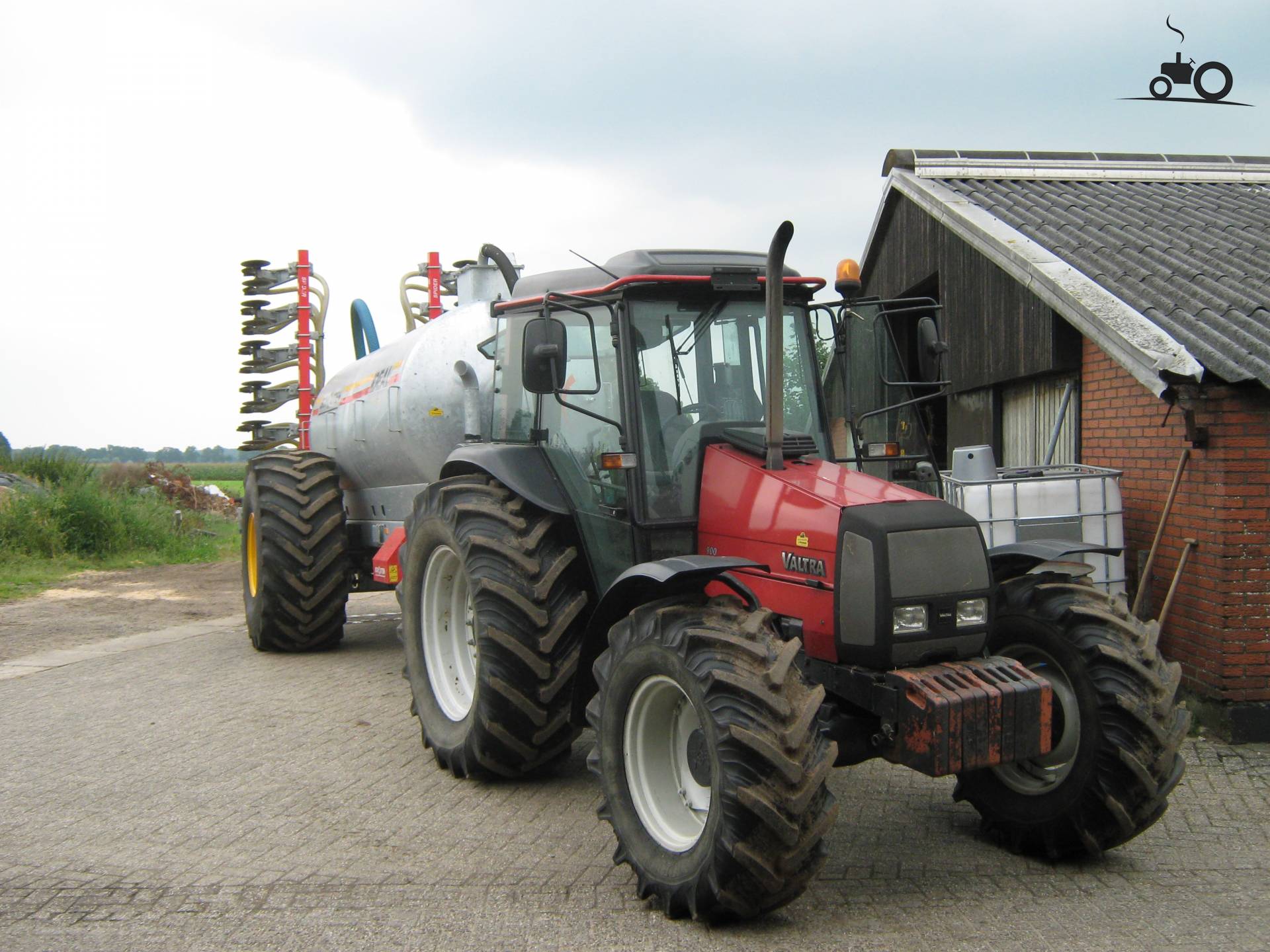 Foto Valtra 900 #266177