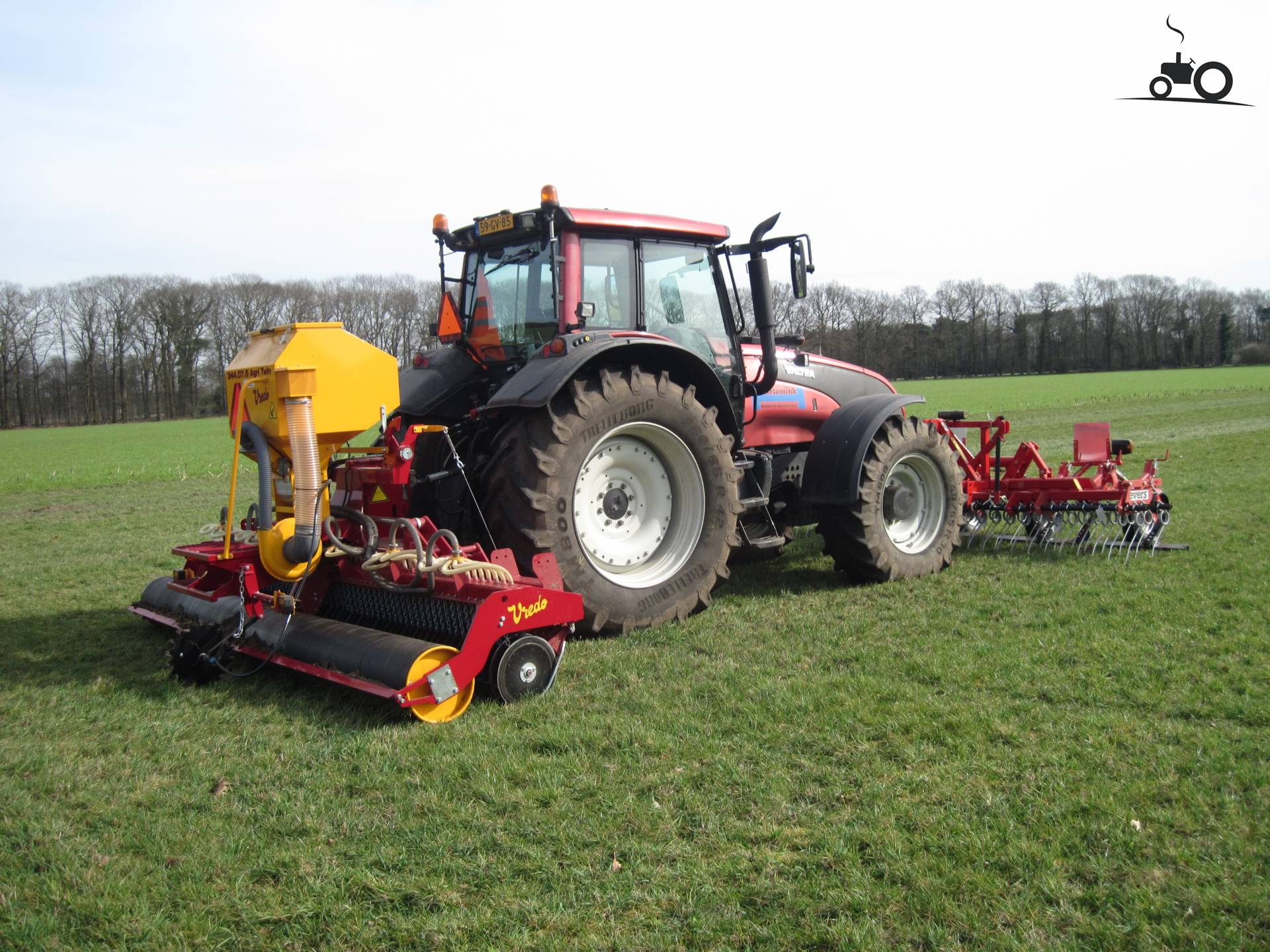Foto Valtra T171 van Loonbedrijf Hartemink