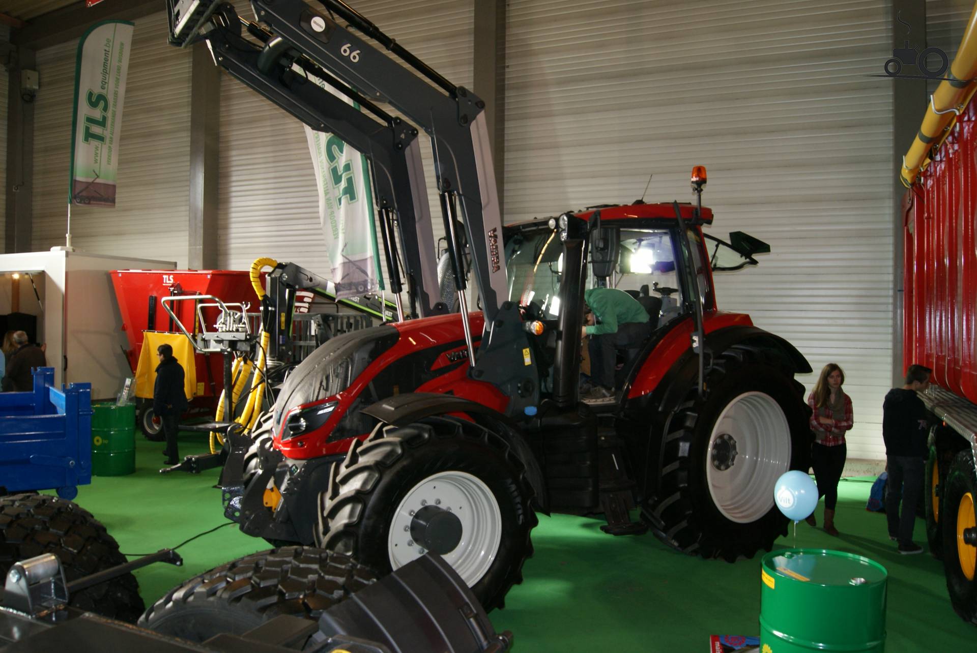 Foto Valtra T174 #893166