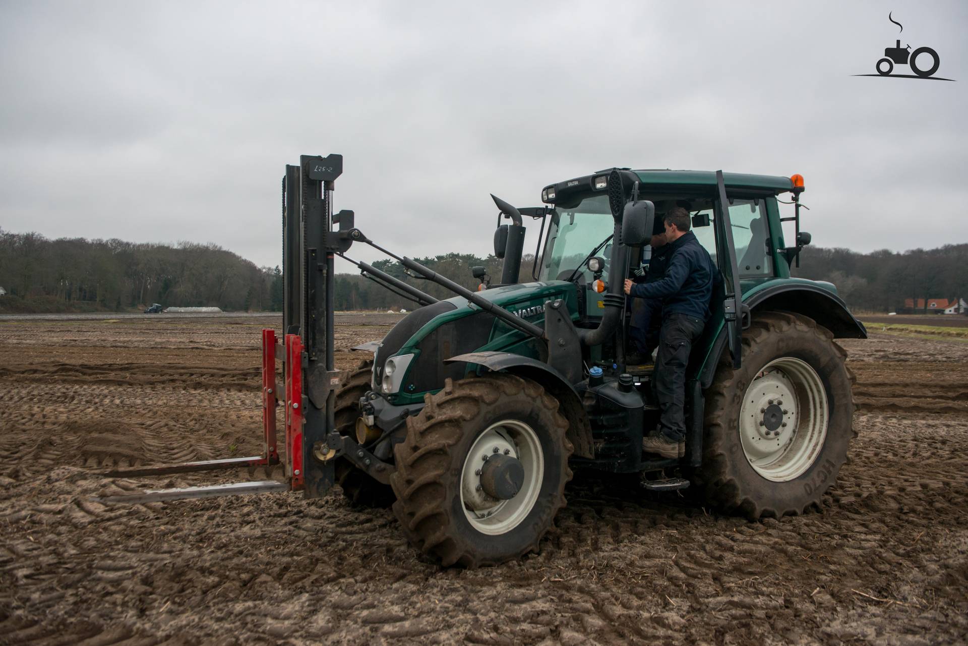 Foto Valtra N143 #894979