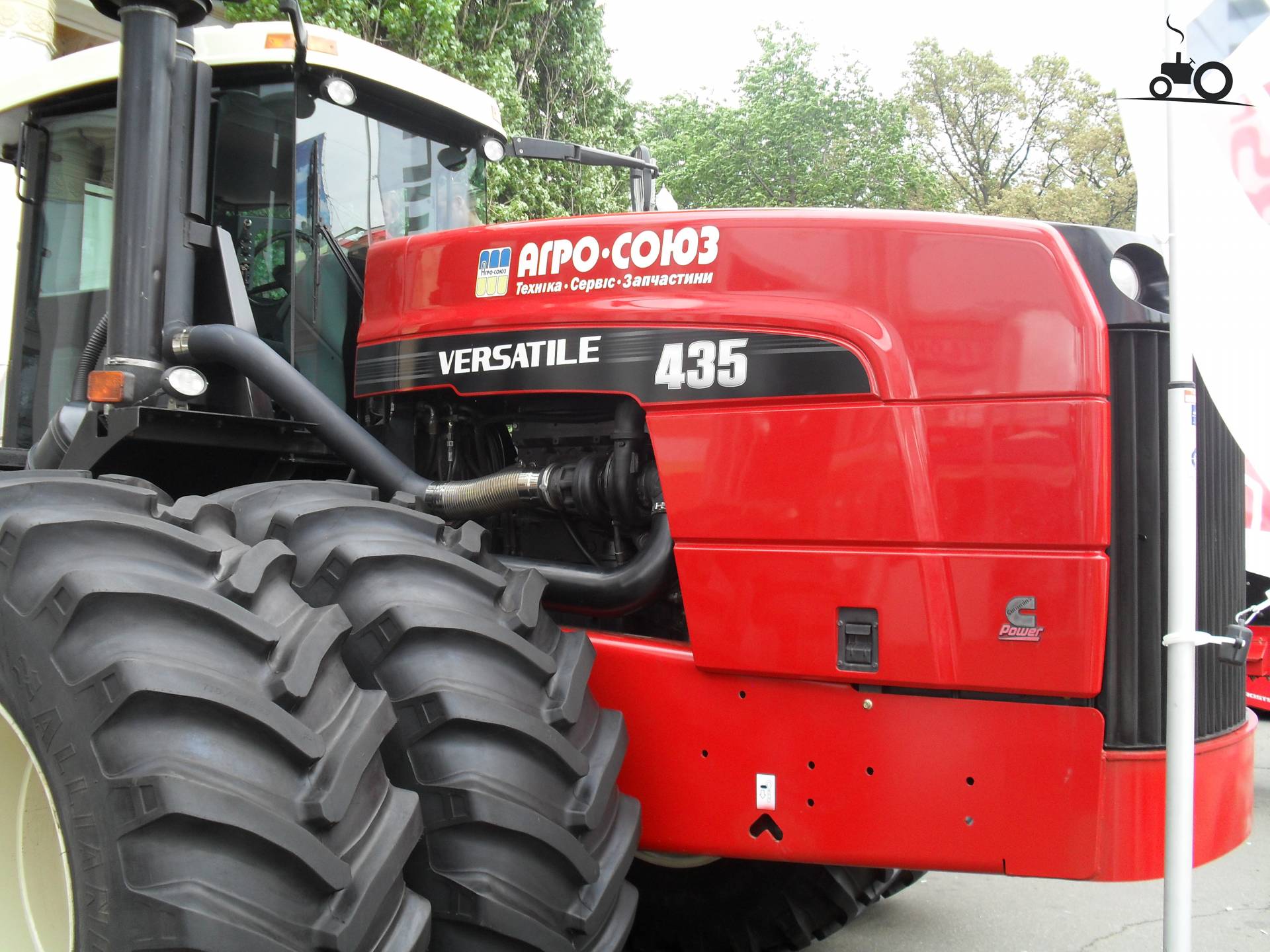 Foto Versatile 435 #380302