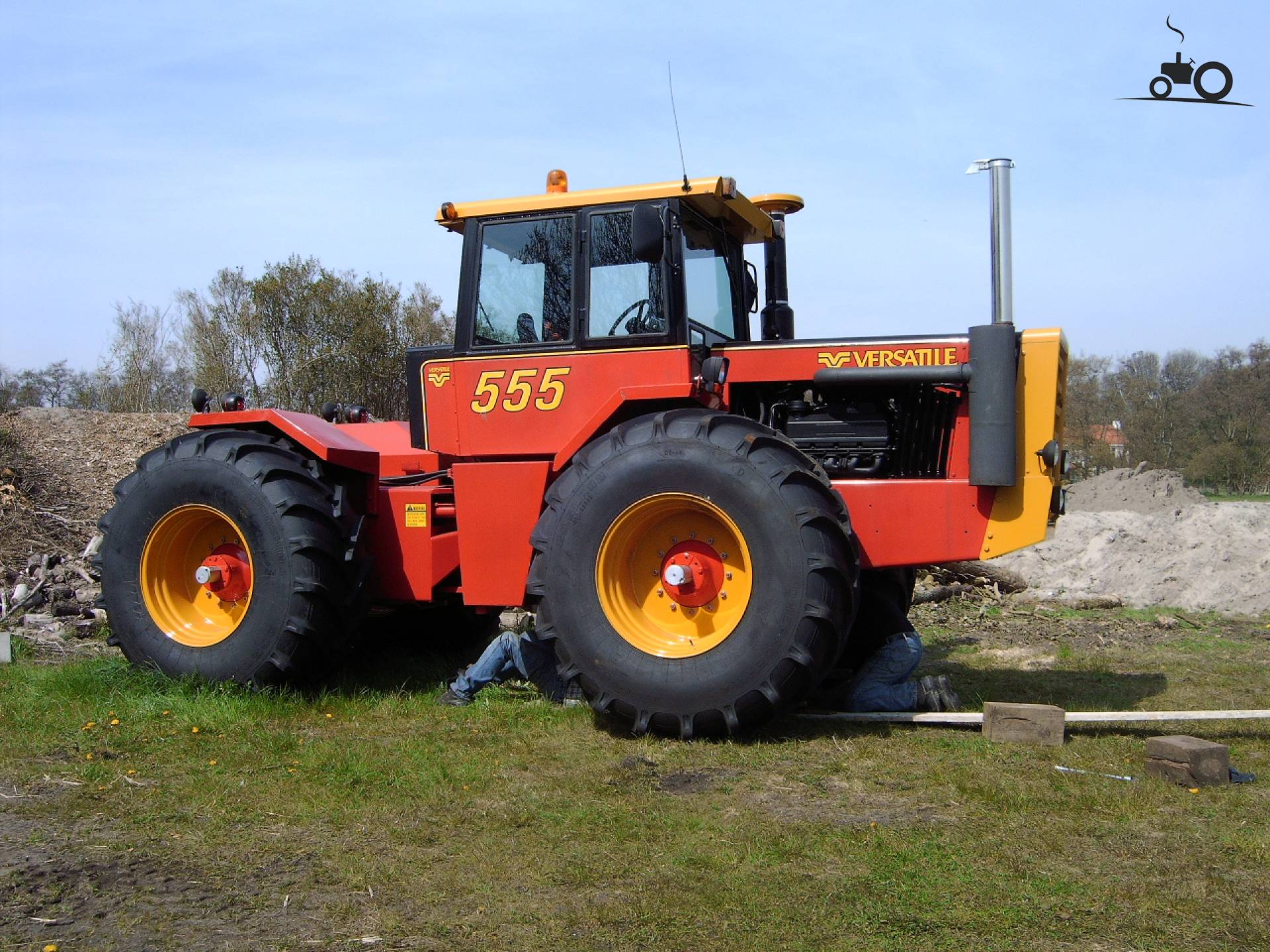 Foto Versatile 555 #597665