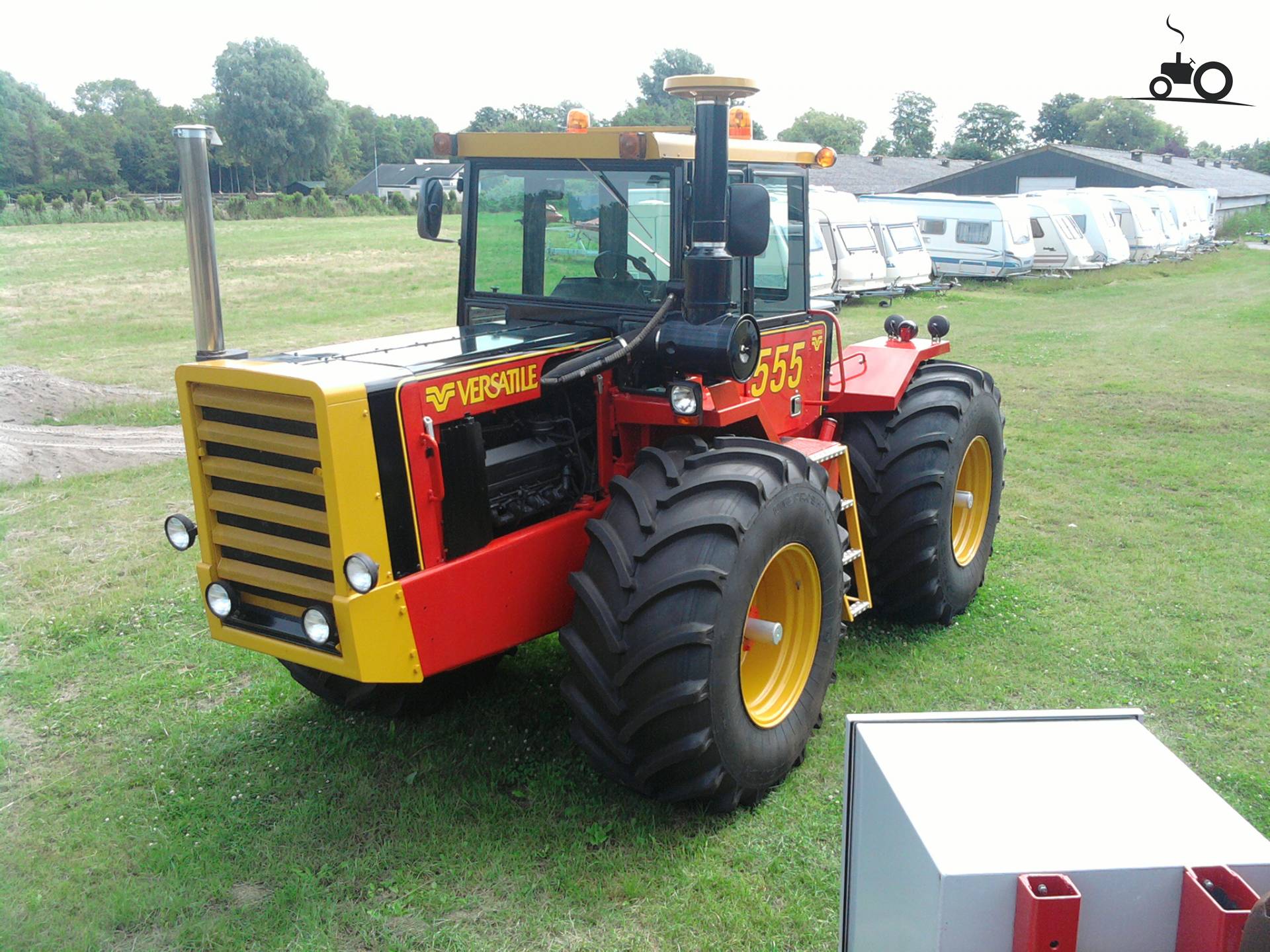 Foto Versatile 555 #602864