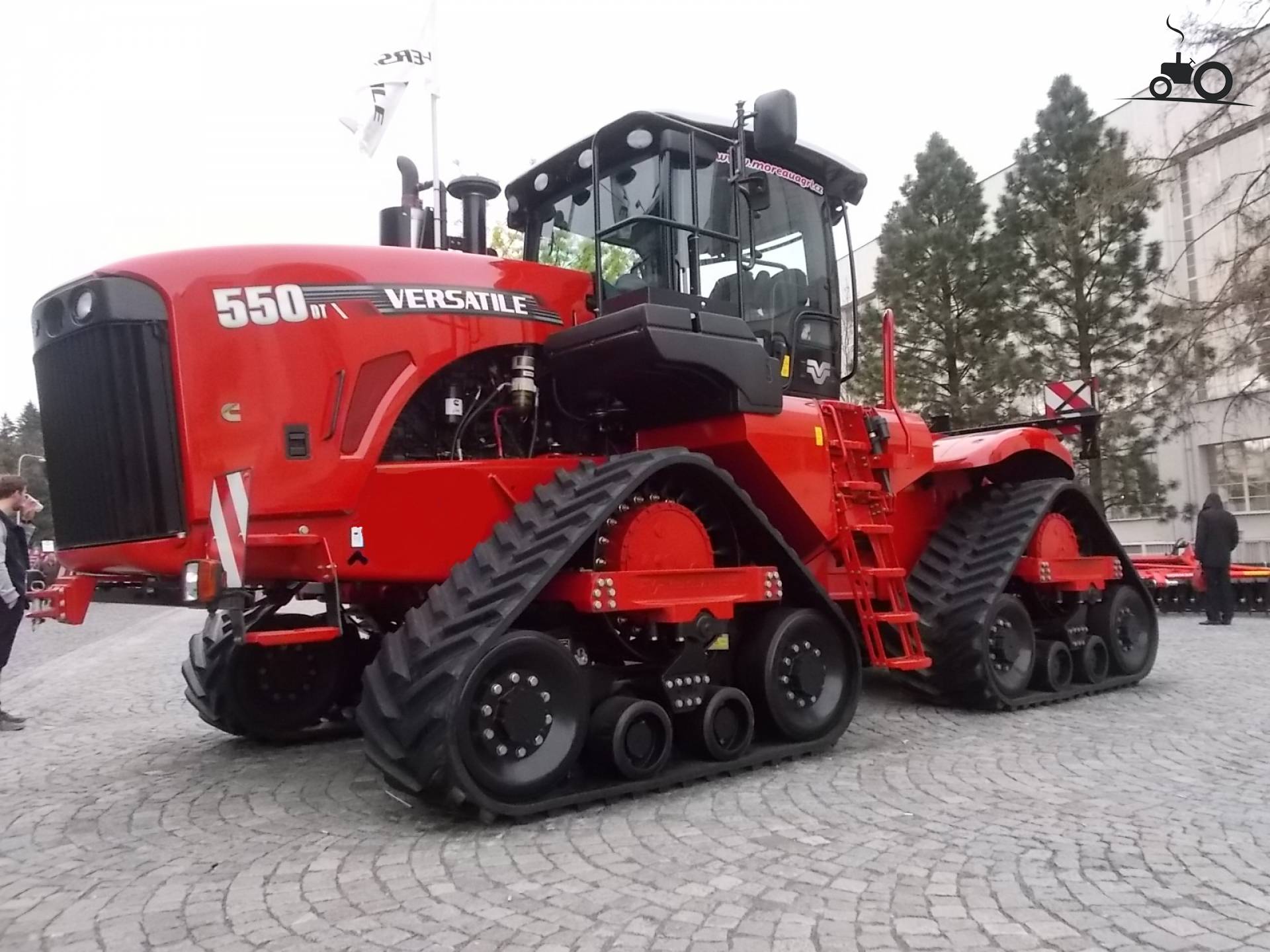 Foto Versatile 550 #960980