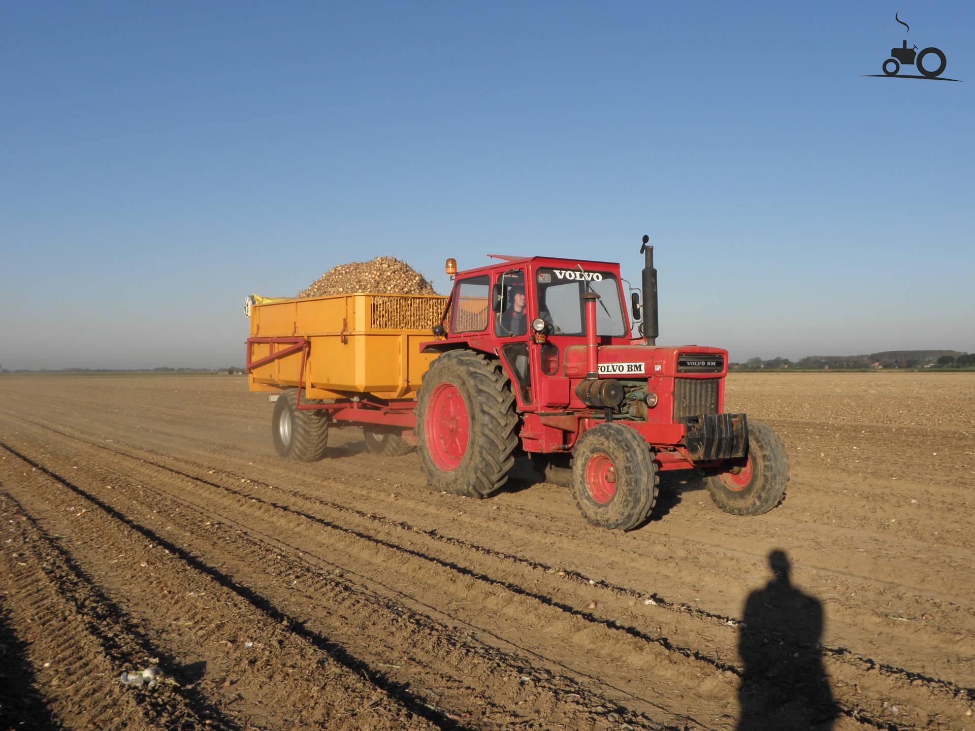 Foto Volvo BM 810 #411110