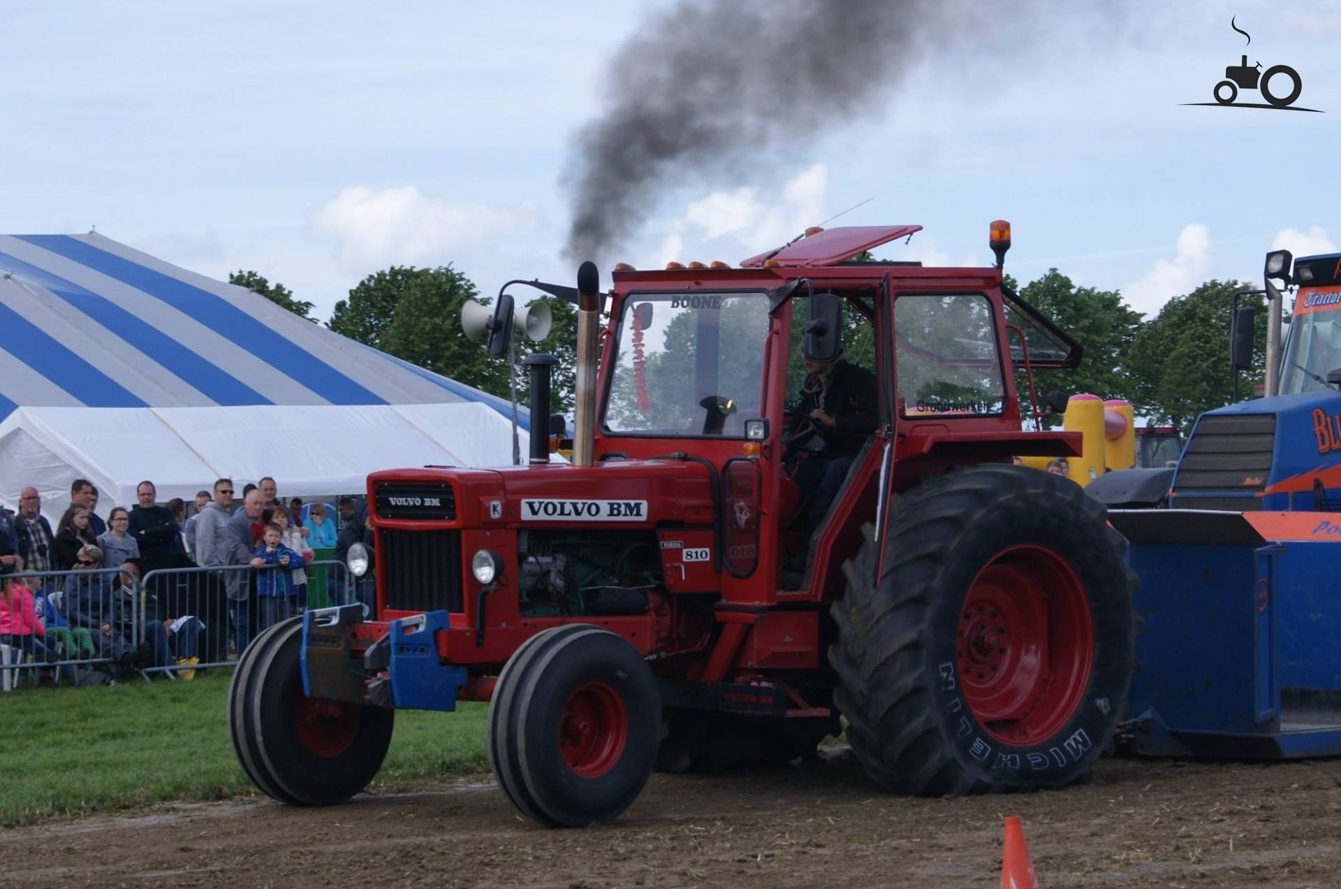 Foto Volvo BM 810 #916880