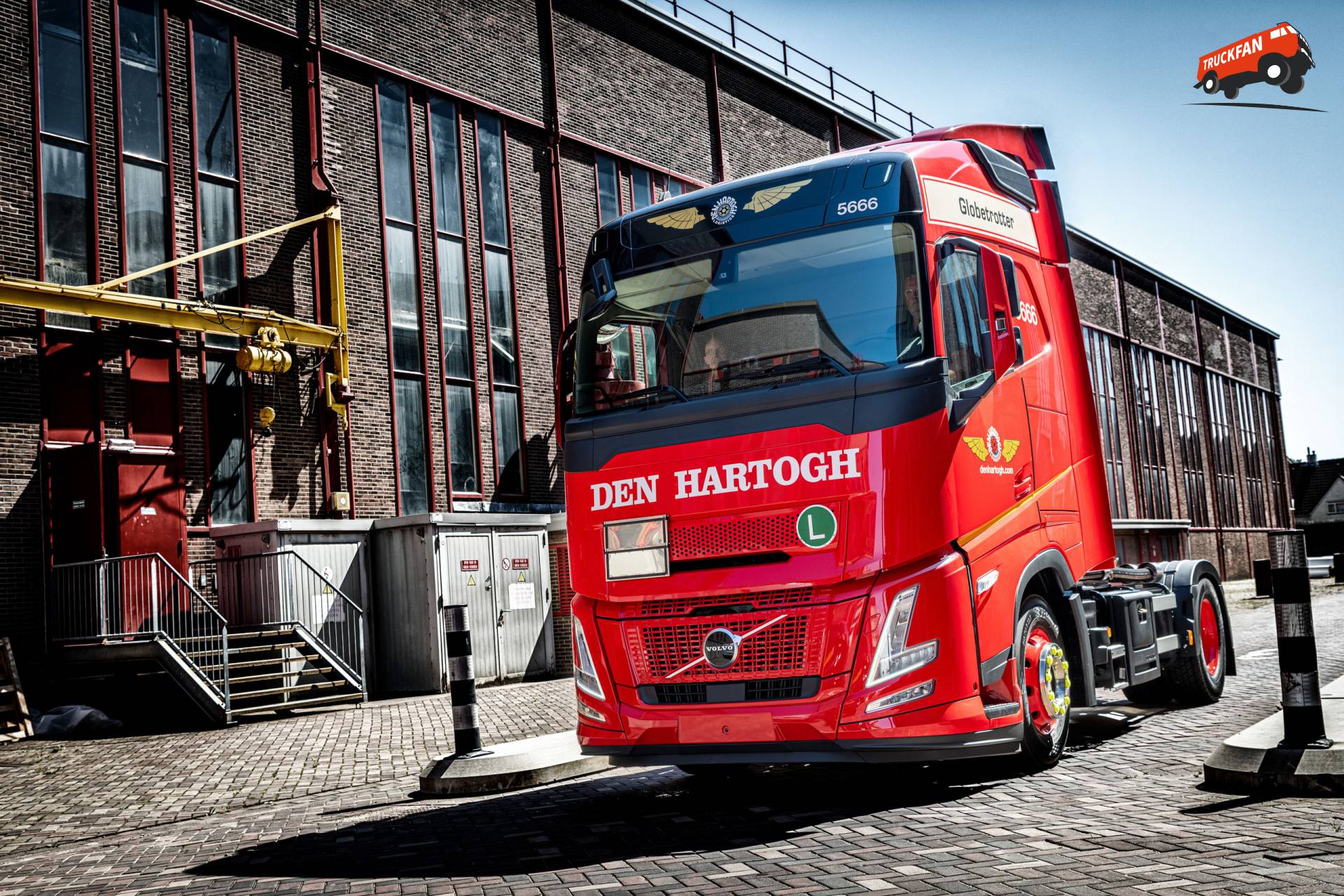 Foto Volvo FH Aero van Den Hartogh Trucking B.V.