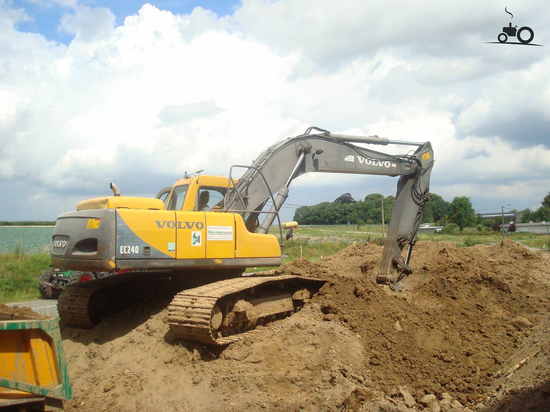 Volvo EC 240