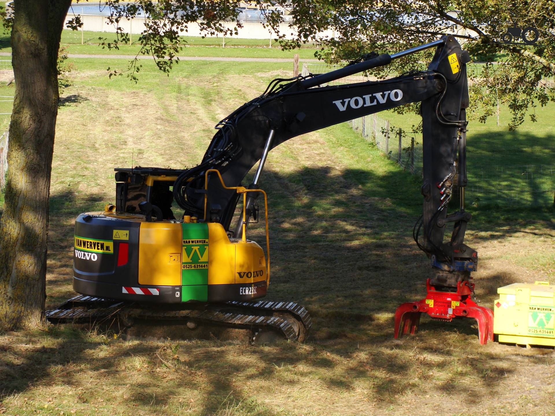 Foto Volvo ECR 235 van Van Werven BV