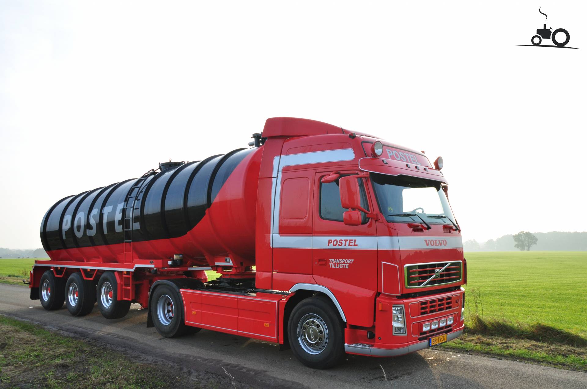 Foto vrachtwagen Volvo van Postel