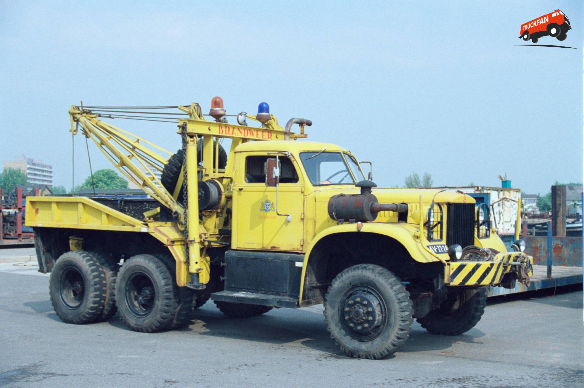 Diamond T 969A Wrecker - Specifications