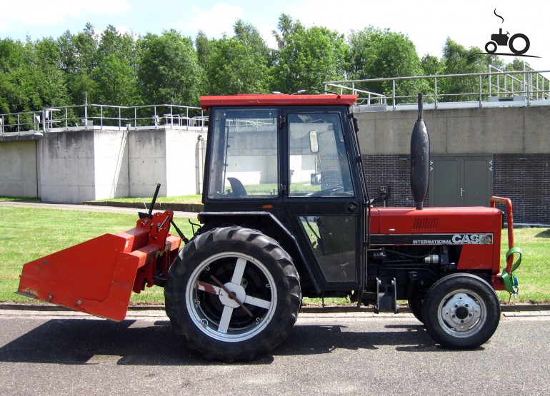 Foto Case International 733 #1303330