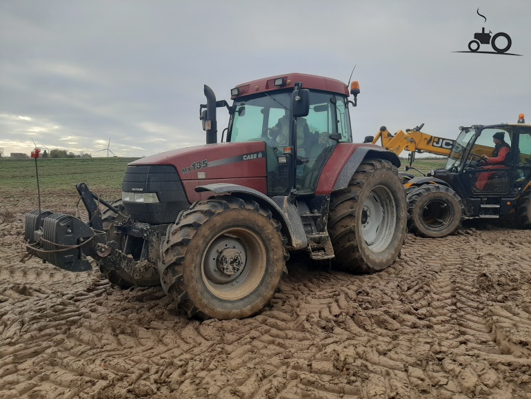 Foto Case IH Maxxum MX 135 #1385853