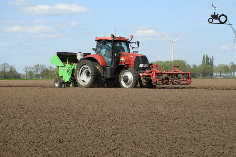 Foto Case IH Puma 145 CVX van Loonbedrijf Breemhaar