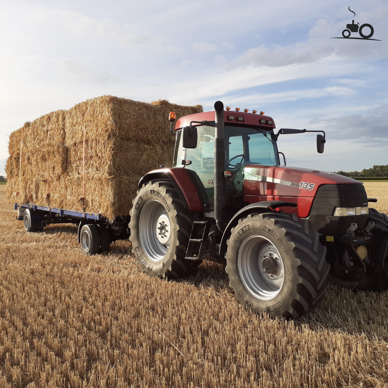 Foto Case IH Maxxum MX 135 #1483700