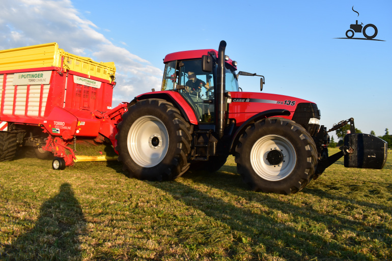 Foto Case IH Maxxum MX 135 #1487715